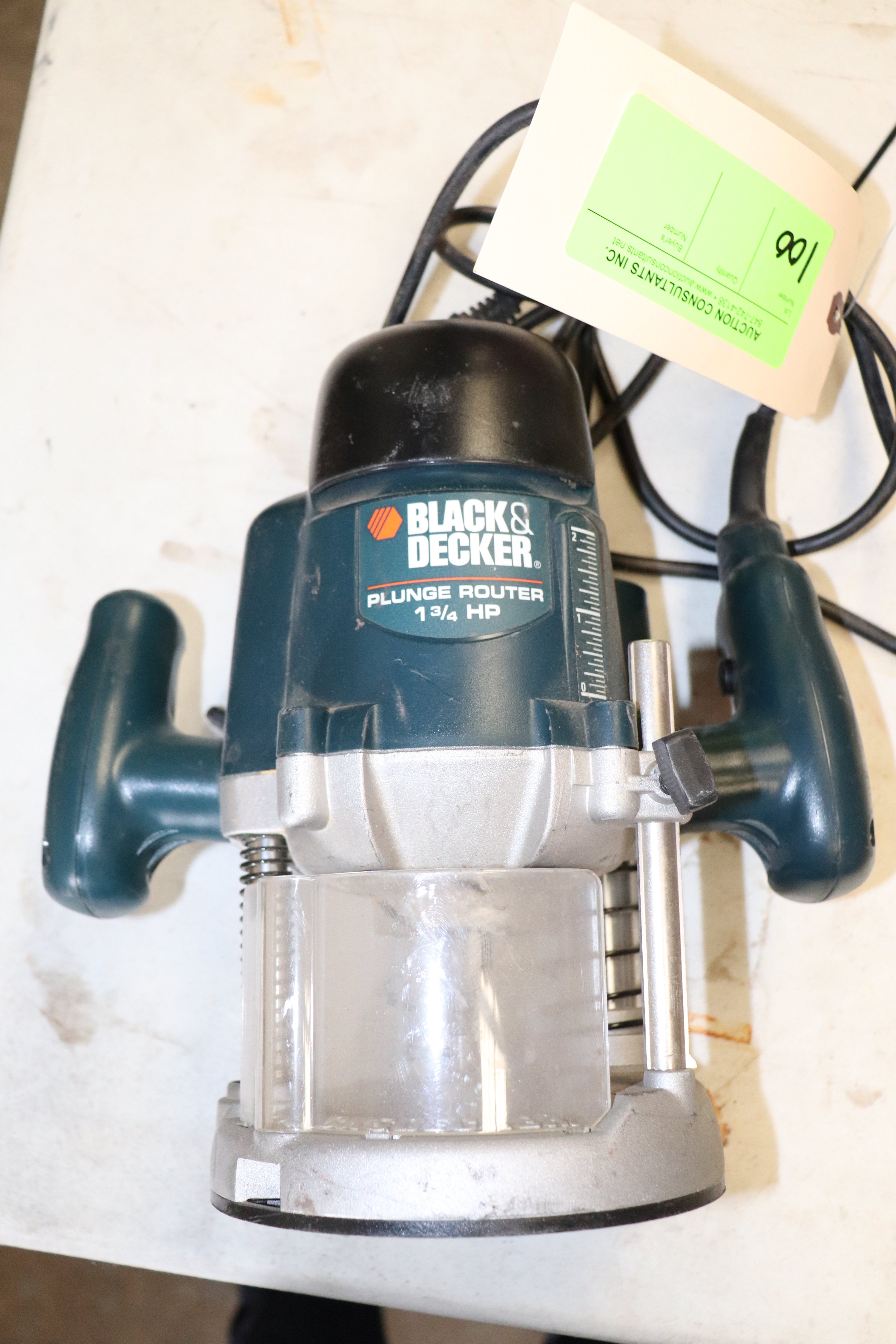 Black & Decker plunge router, 1-3/4hp