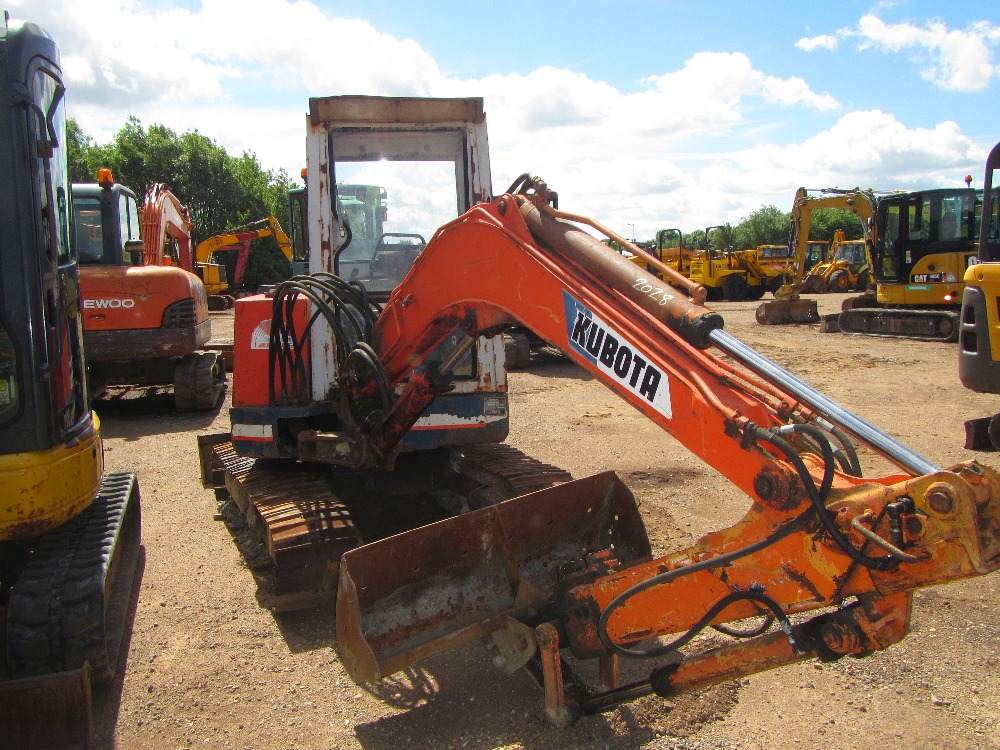 Kubota KH101 Mini Digger c/w Extradig, front dipper arm