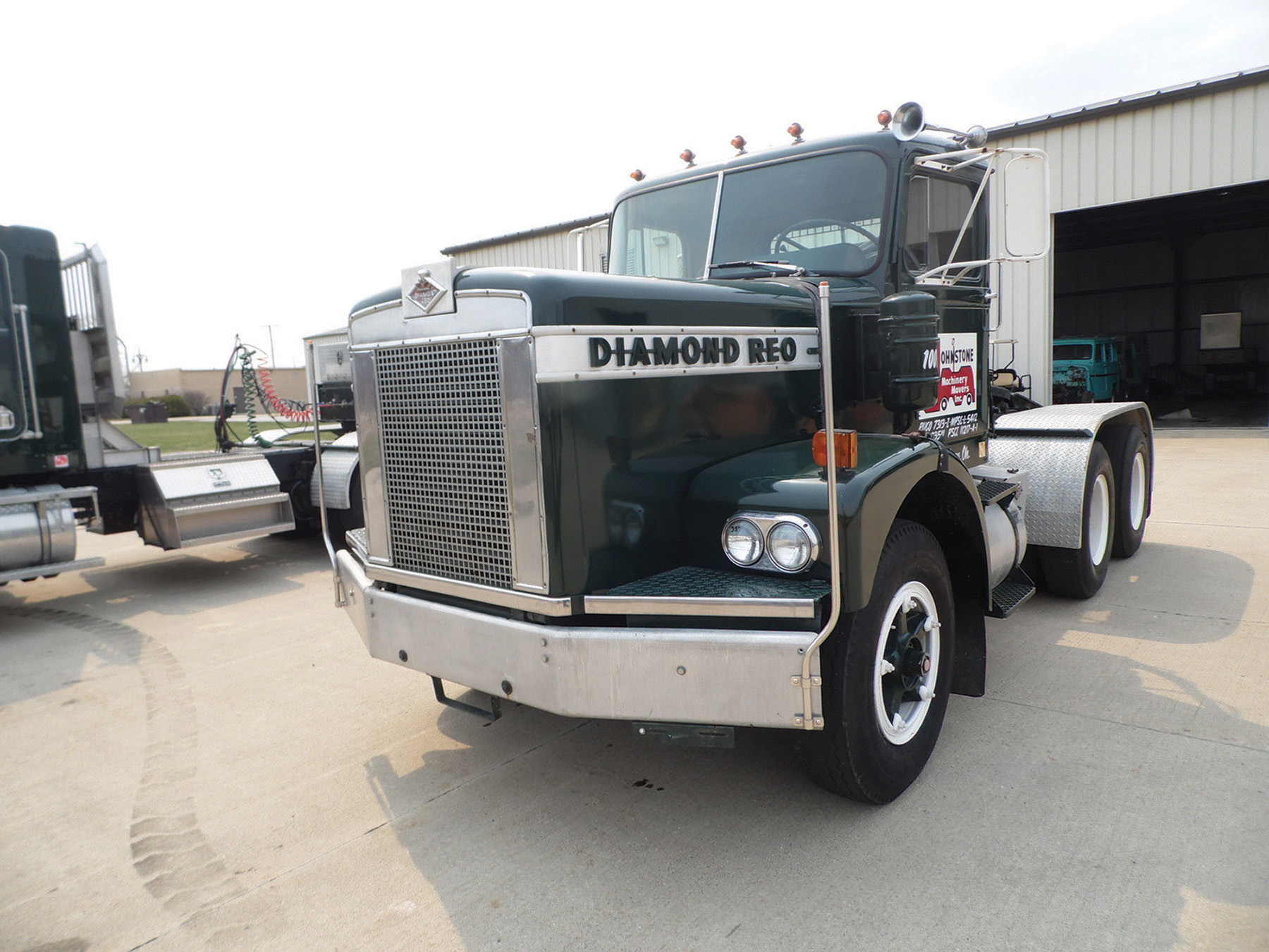 1970 DIAMOND REO DAY CAB TRUCK TRACTOR; MODEL C-11464DBL, VIN ...