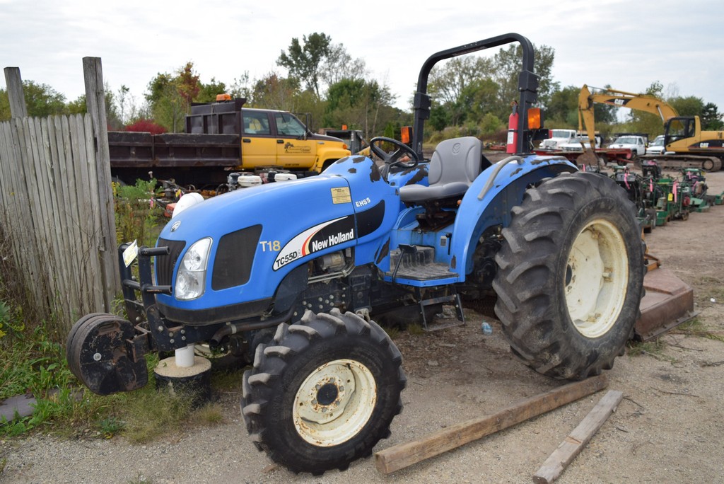 NEW HOLLAND TC55DA-EHSS UTILITY TRACTOR S/N: TC55HX12881, 4 CYL (EST ...