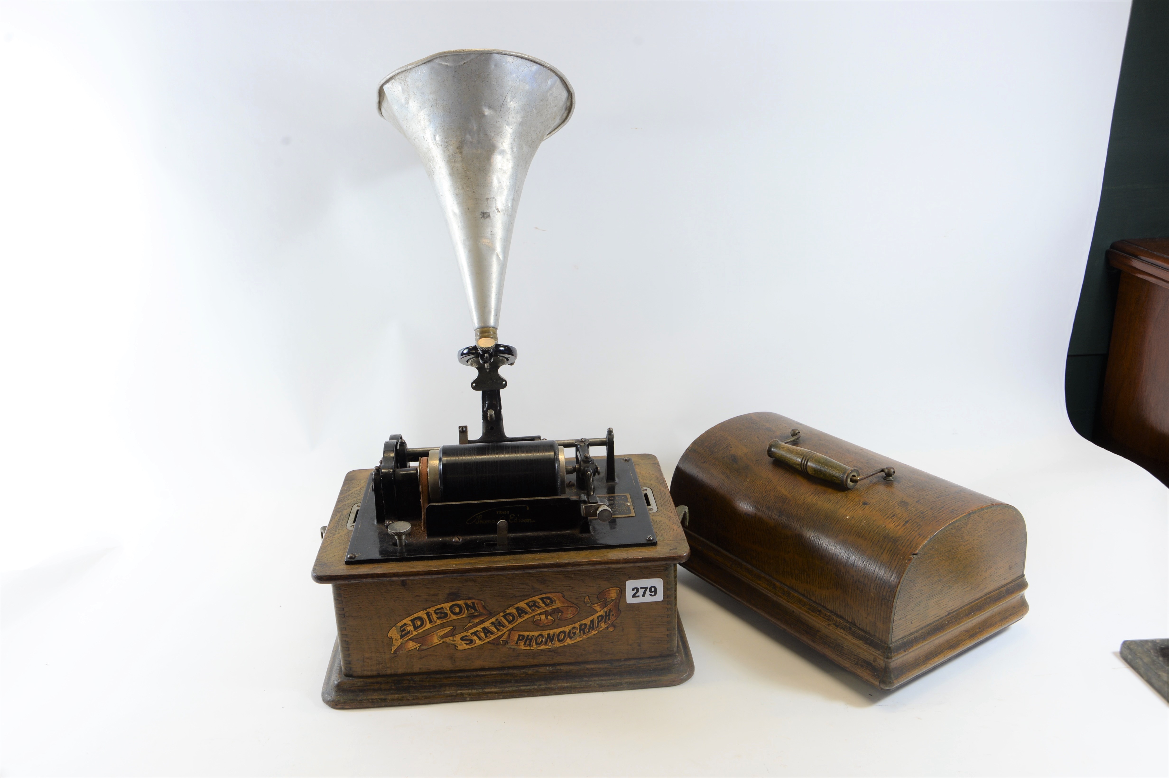 A LATE 19TH/EARLY 20TH CENTURY EDISON "STANDARD" PHONOGRAPH in an oak ...