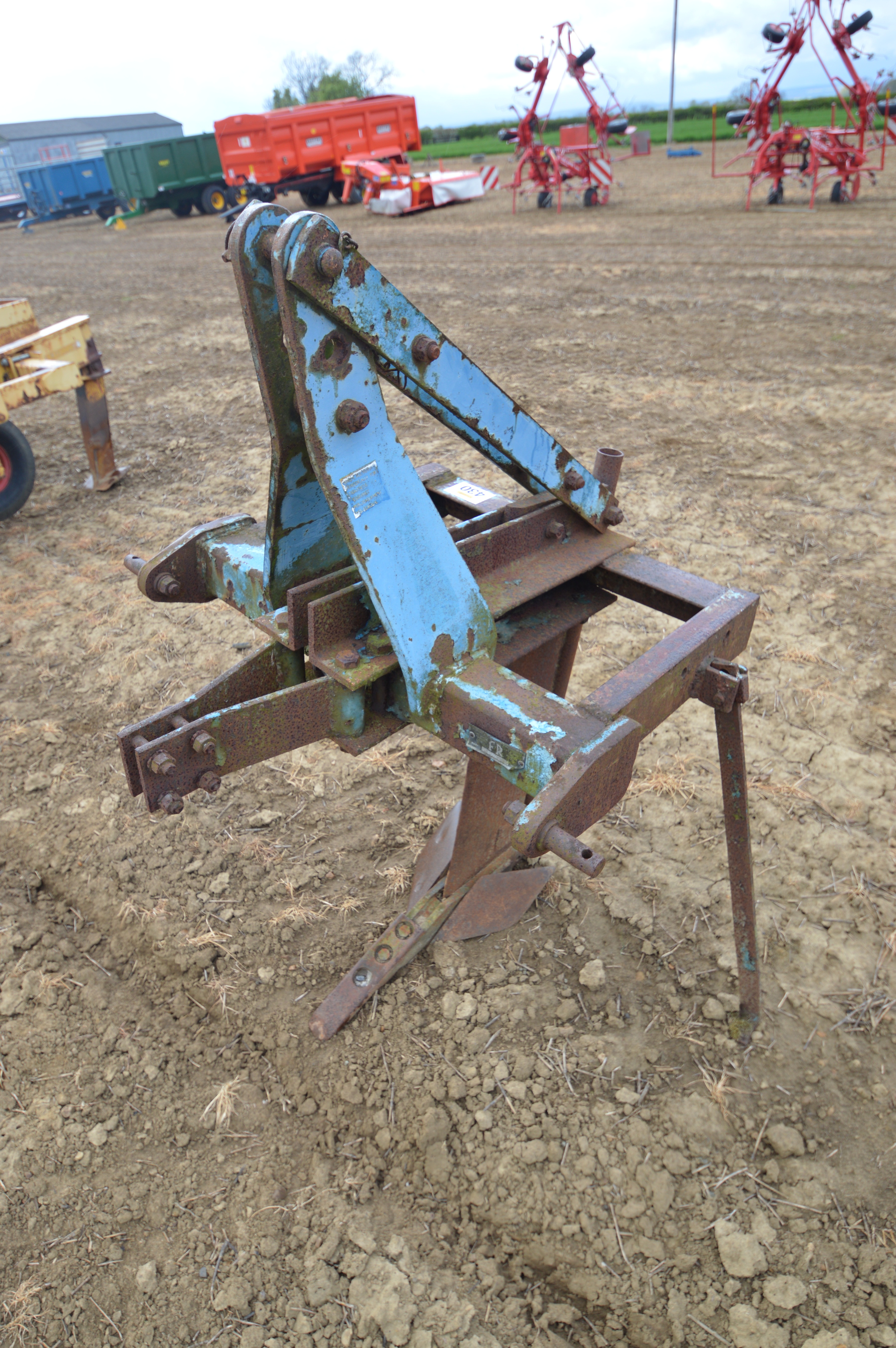 SINGLE LEG SUBSOILER