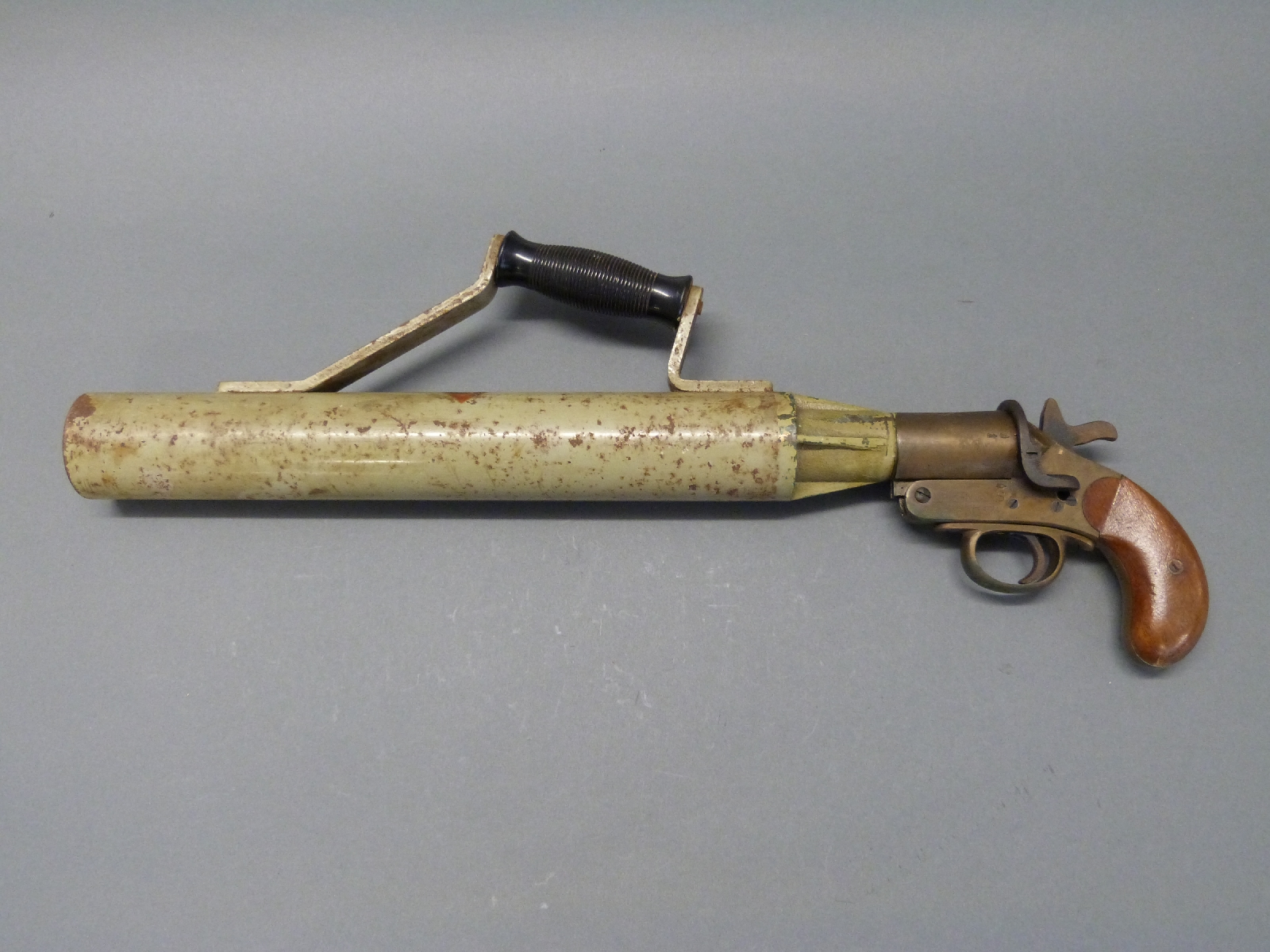 Schermuly Pistol Rocket Apparatus Ltd of London WWII flare gun line ...