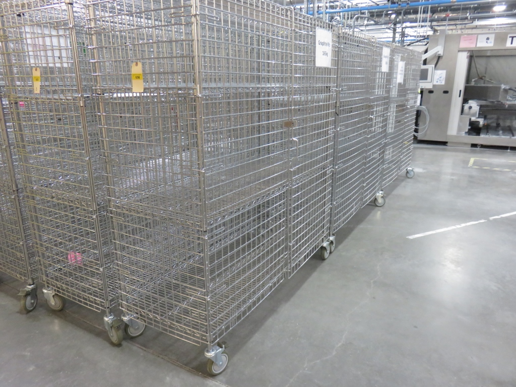 ULINE LOCKING WIRE CAGE W/CASTERS