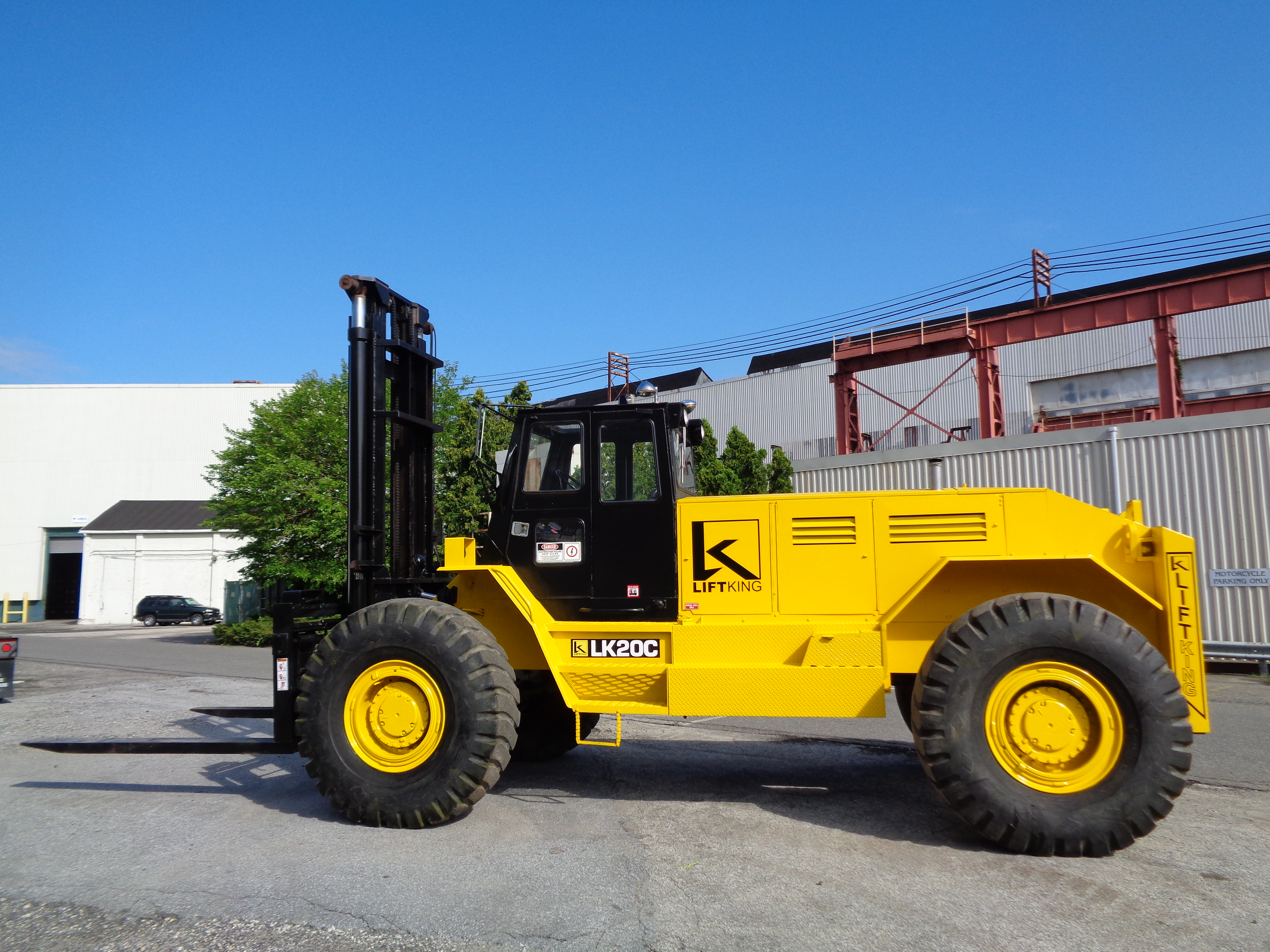 Make: Lift King Model: LK 20C Hours: 621 Lifting Capacity: 30,000 lbs ...