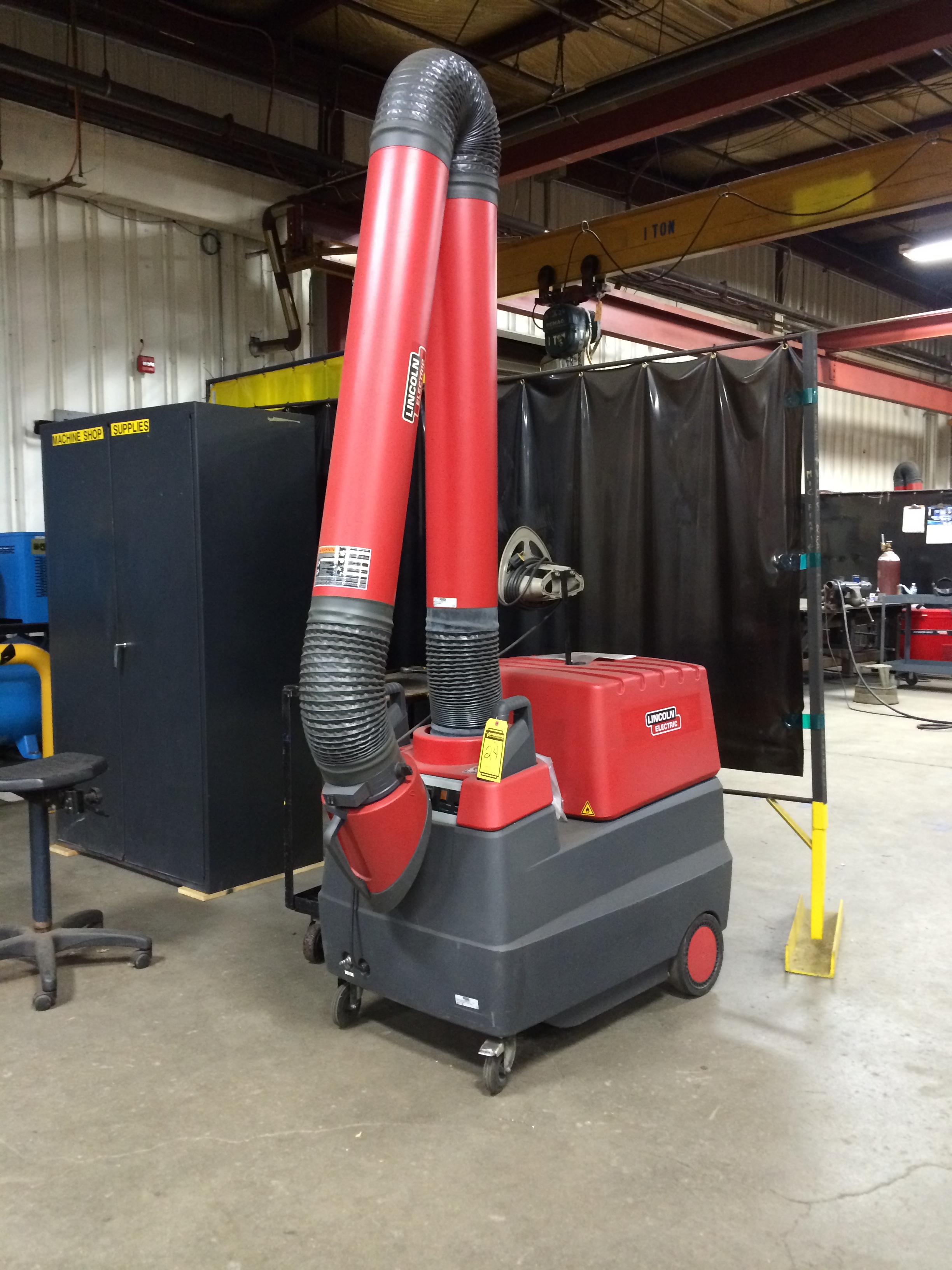 2010 LINCOLN ELECTRIC FUME EXTRACTOR, MODEL MOBIFLEX 400 – MS – CPL, S ...
