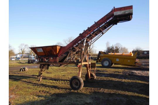 4615 Todd beet cleaner loader
