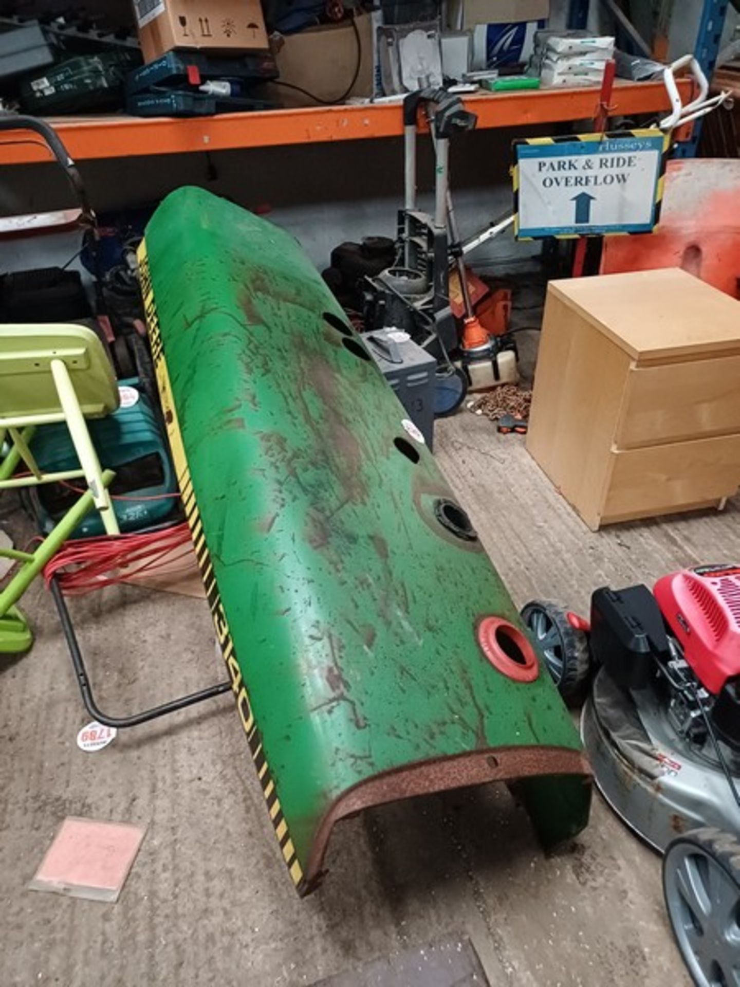 JOHN DEERE 3140 BONNET
