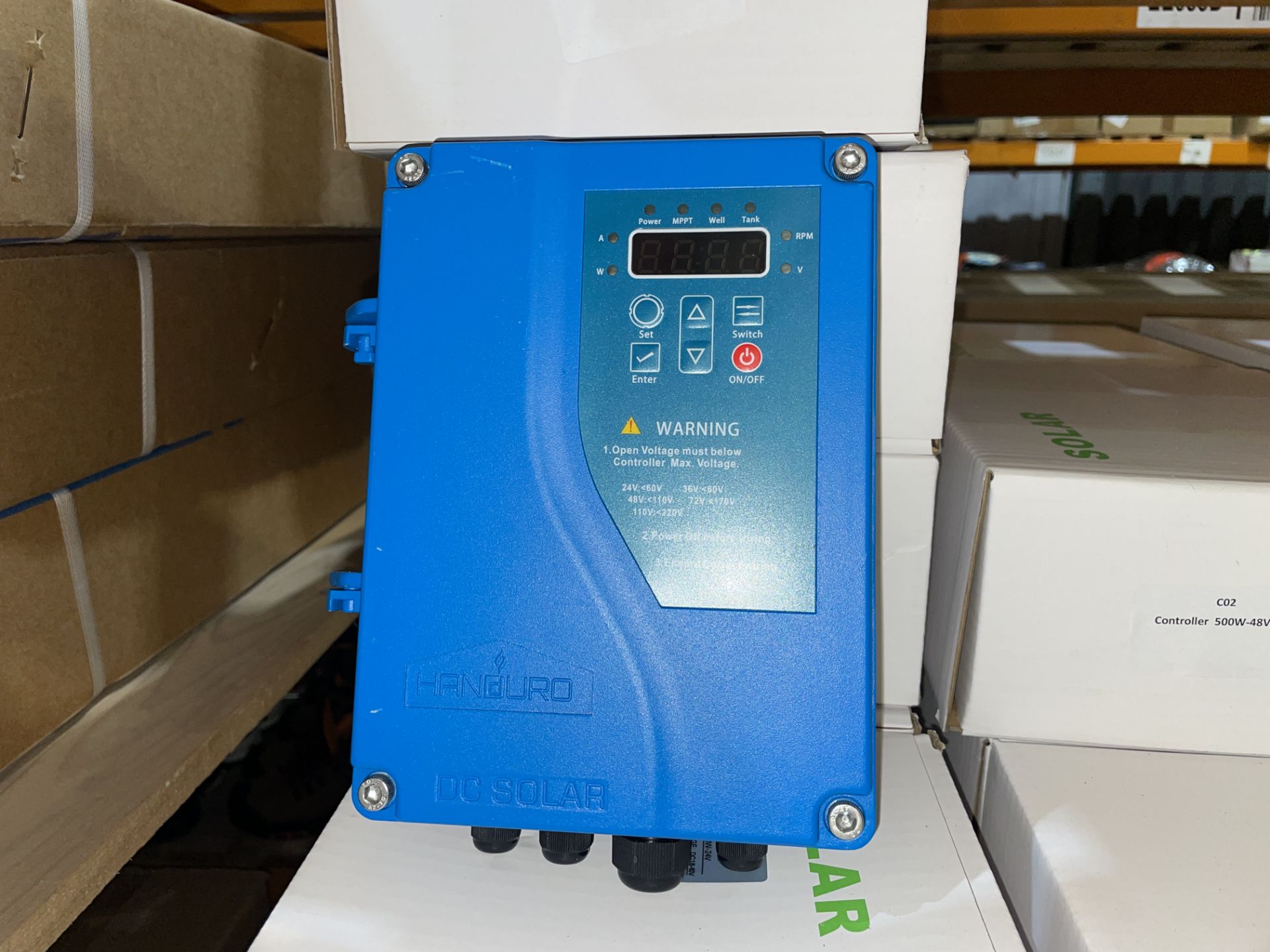 BRAND NEW HANDURO DC SOLAR 210W-24V(3H) CONTROLLER (LOC: 7.6-BB33)