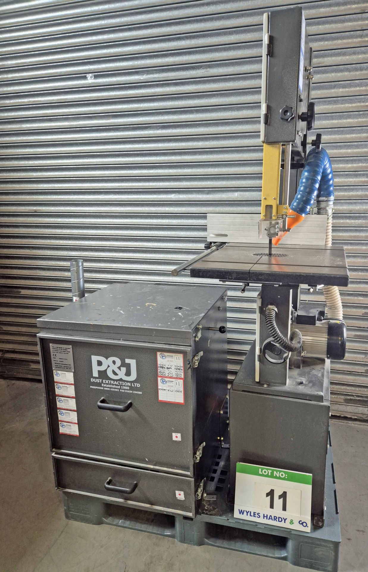 A STARTRITE 352E Band Saw with 345mm Throat and 548mm x 500mm Table ...
