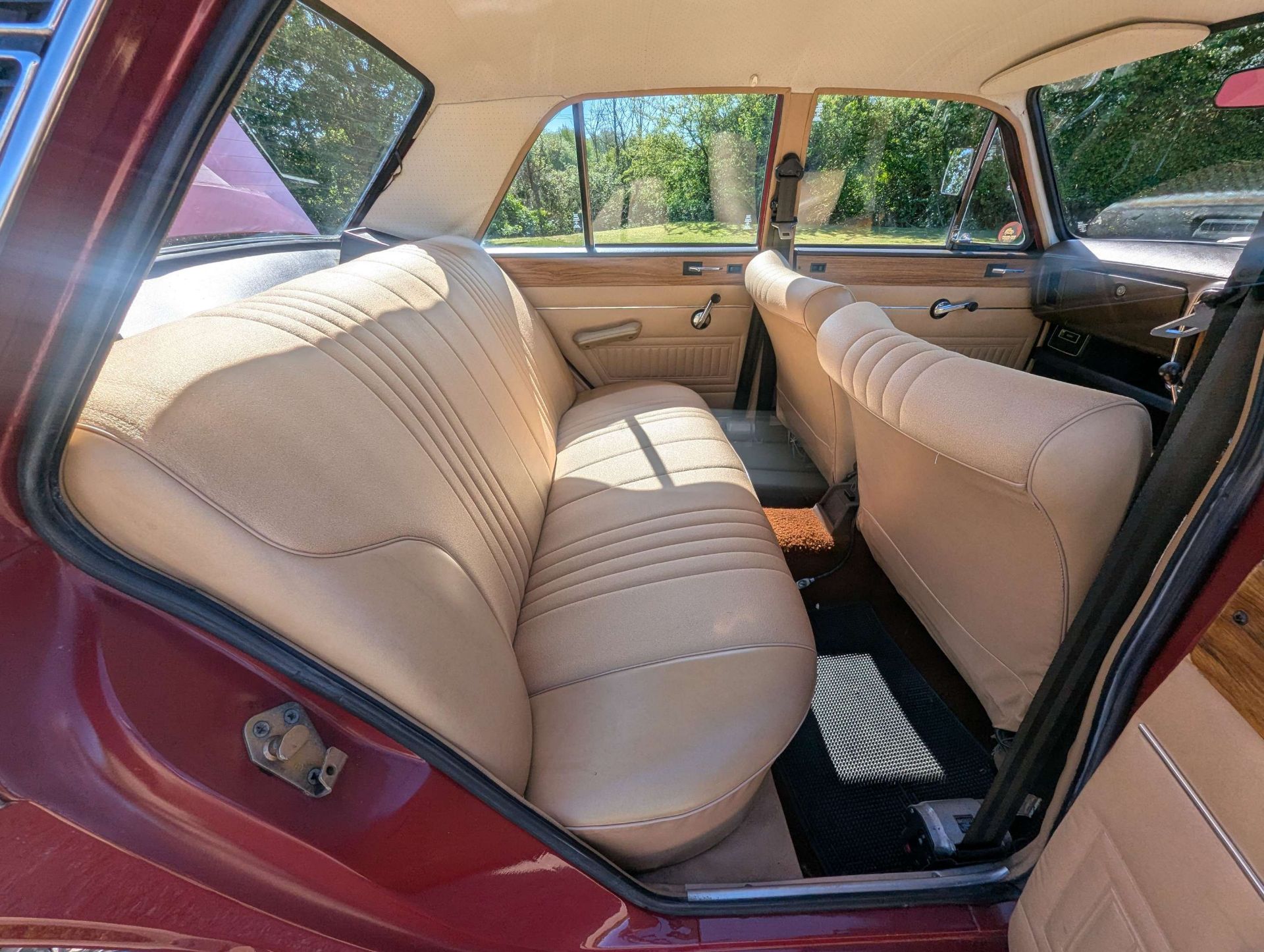 Make & Model:Hillman , Hunter G Luxe Date of Reg:JMT794P Colour:Maroon ...