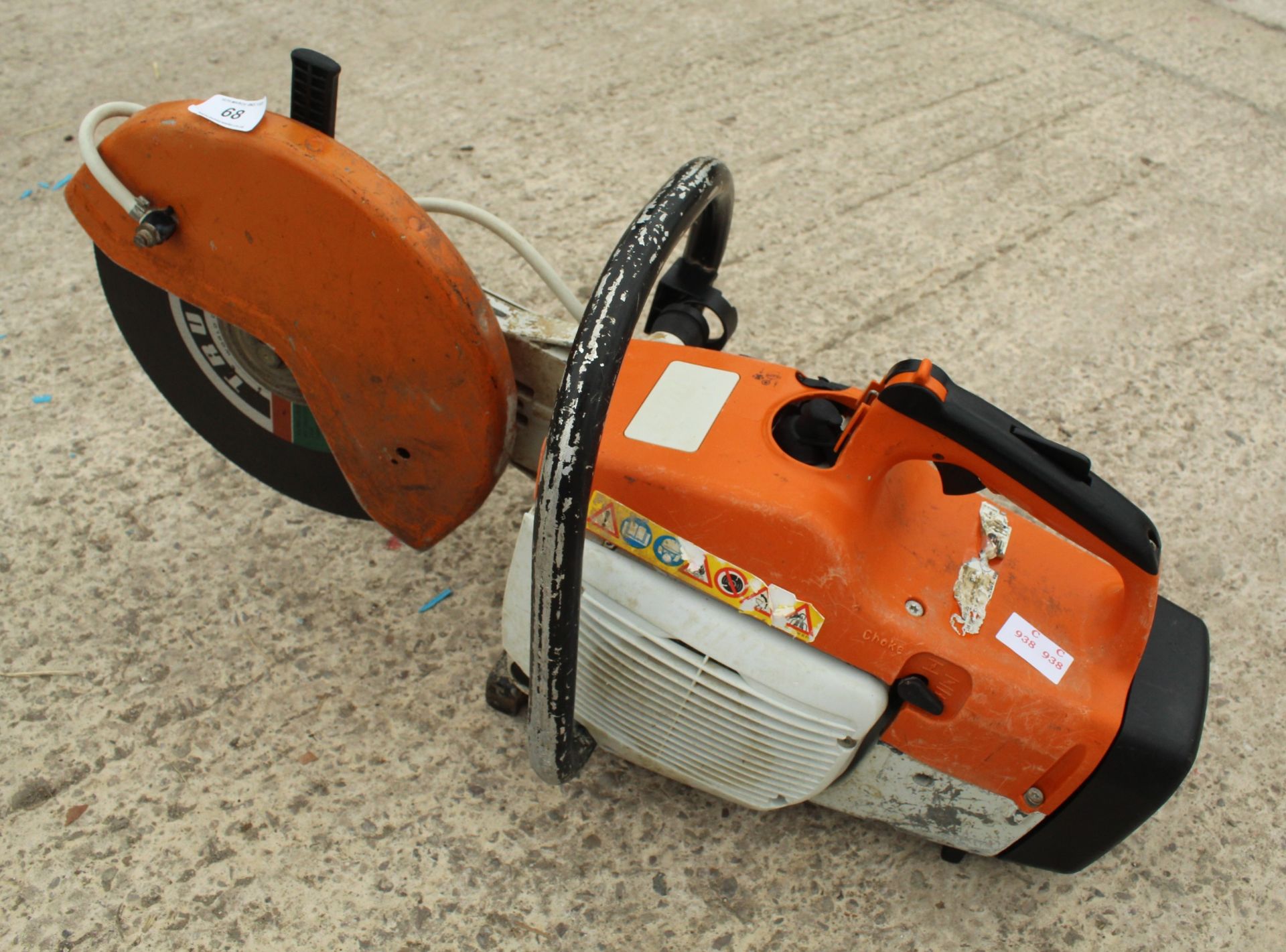 A STIHL TS 400 STONE SAW NO VAT