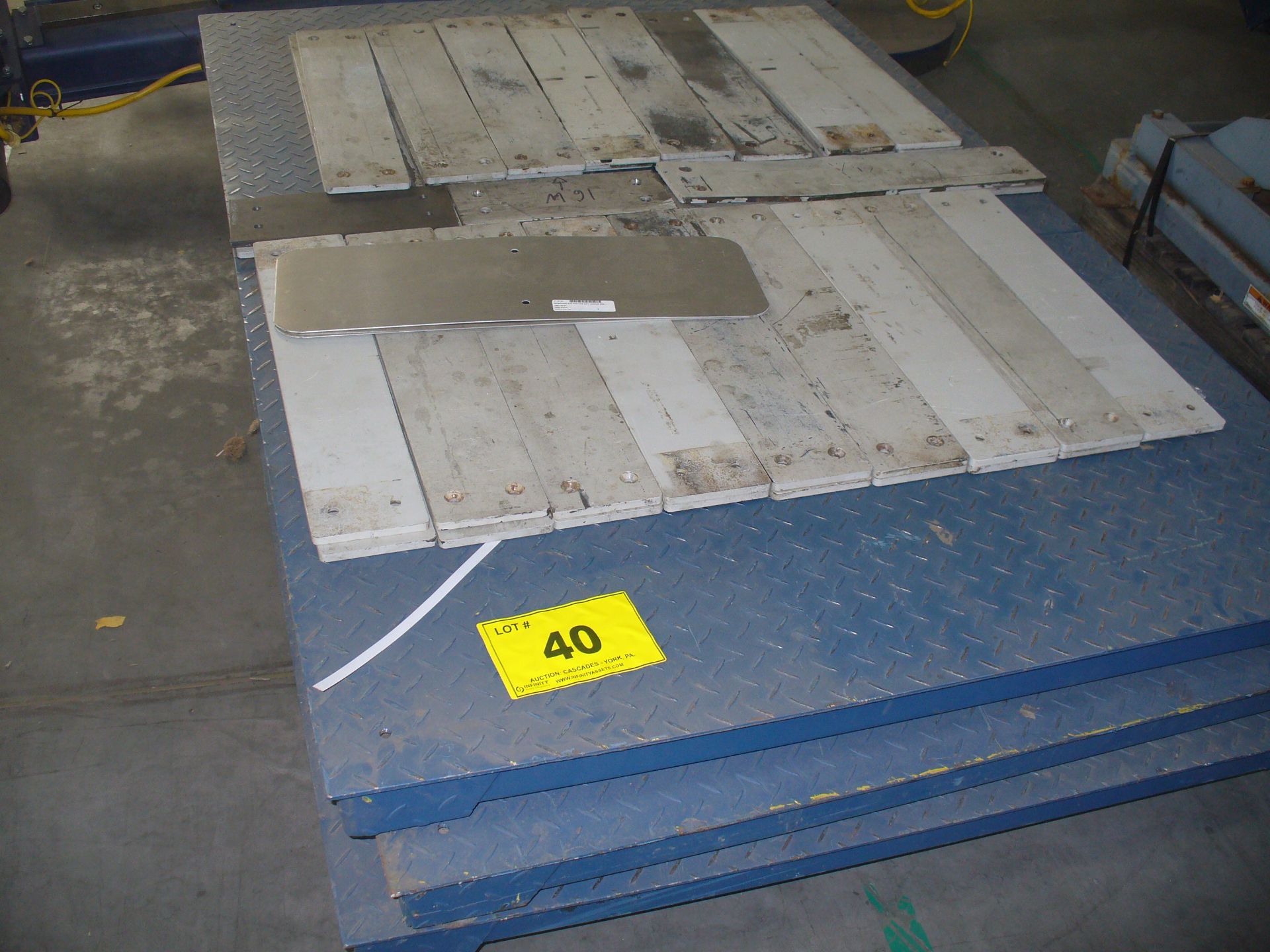 3 - LOCOSC Scales Model LP7620 48" x 72"