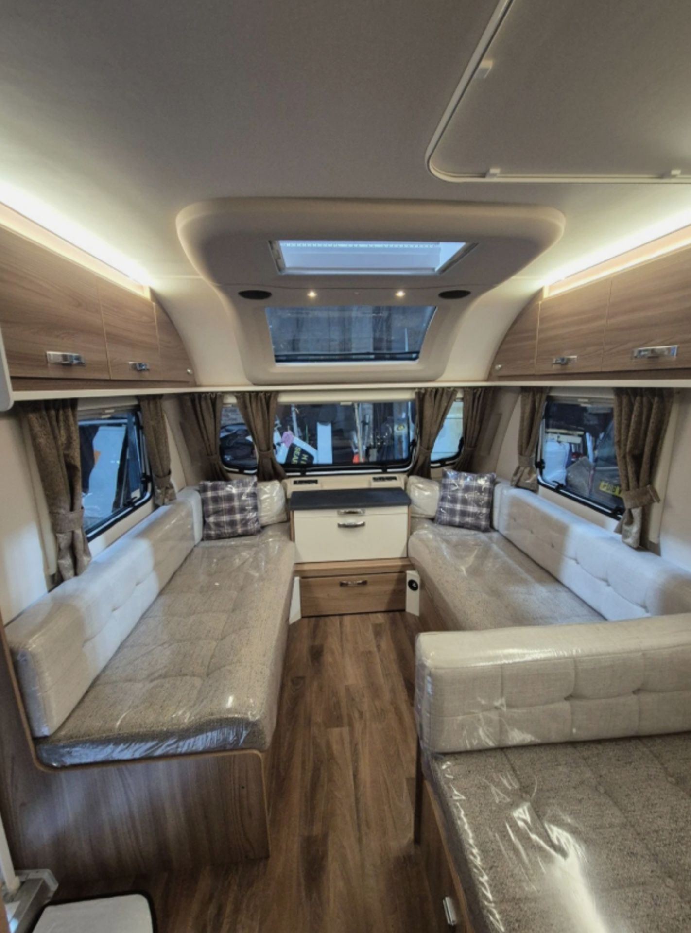 2021 SWIFT SPRITE QUATTRO FB – 8FT WIDE – 6 BERTH TOURING CARAVANMake ...
