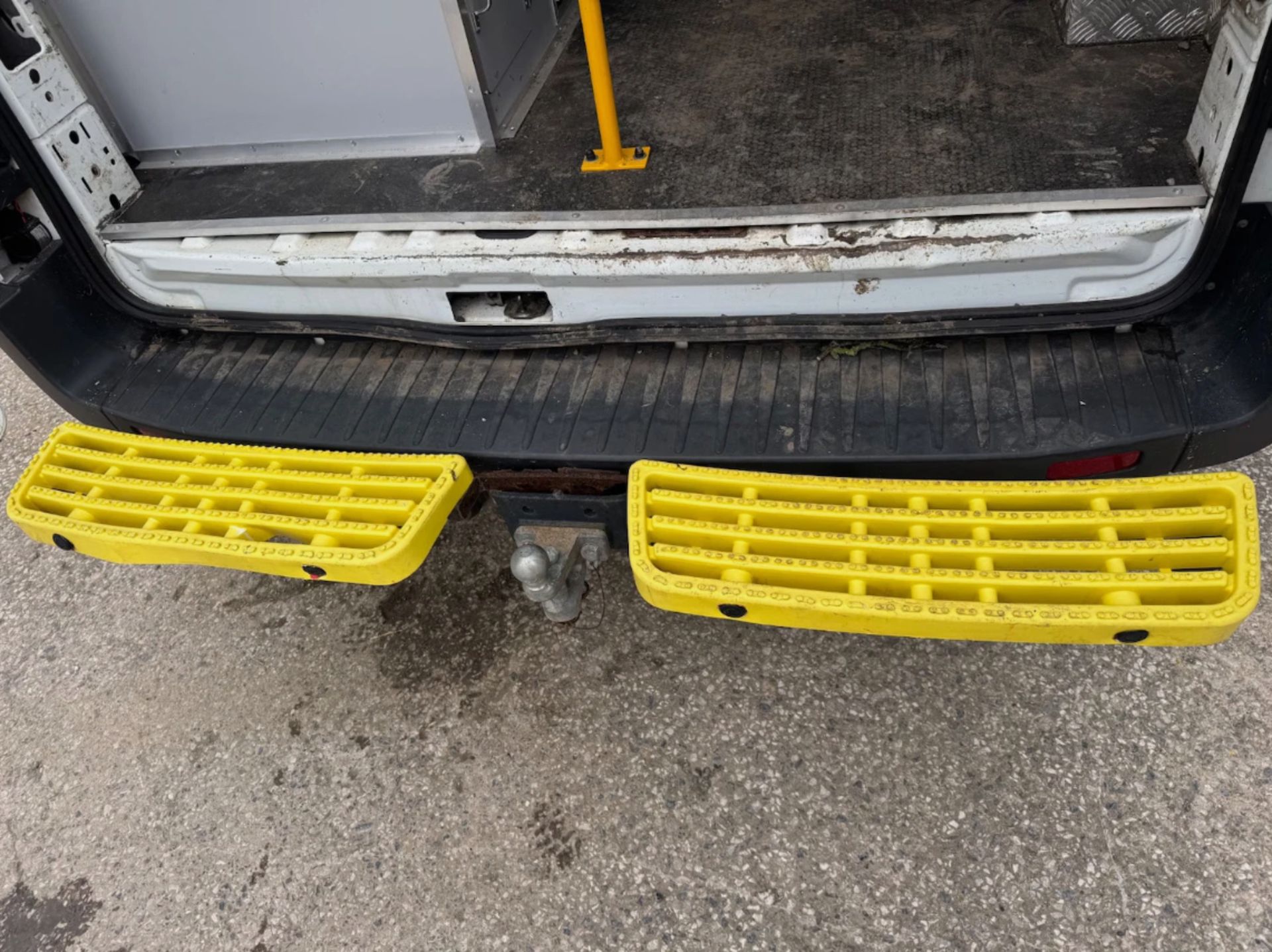 This 2018 Ford Transit 350 L3H3 (5,981mm long × 2,781mm high) T350 LWB ...