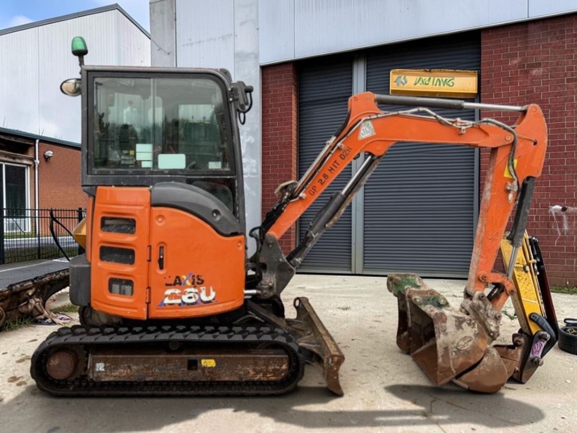 Hitachi ZX26 U-6 2.7T Mini Excavator / DiggerMake: HitachiModel: ZX26 U ...