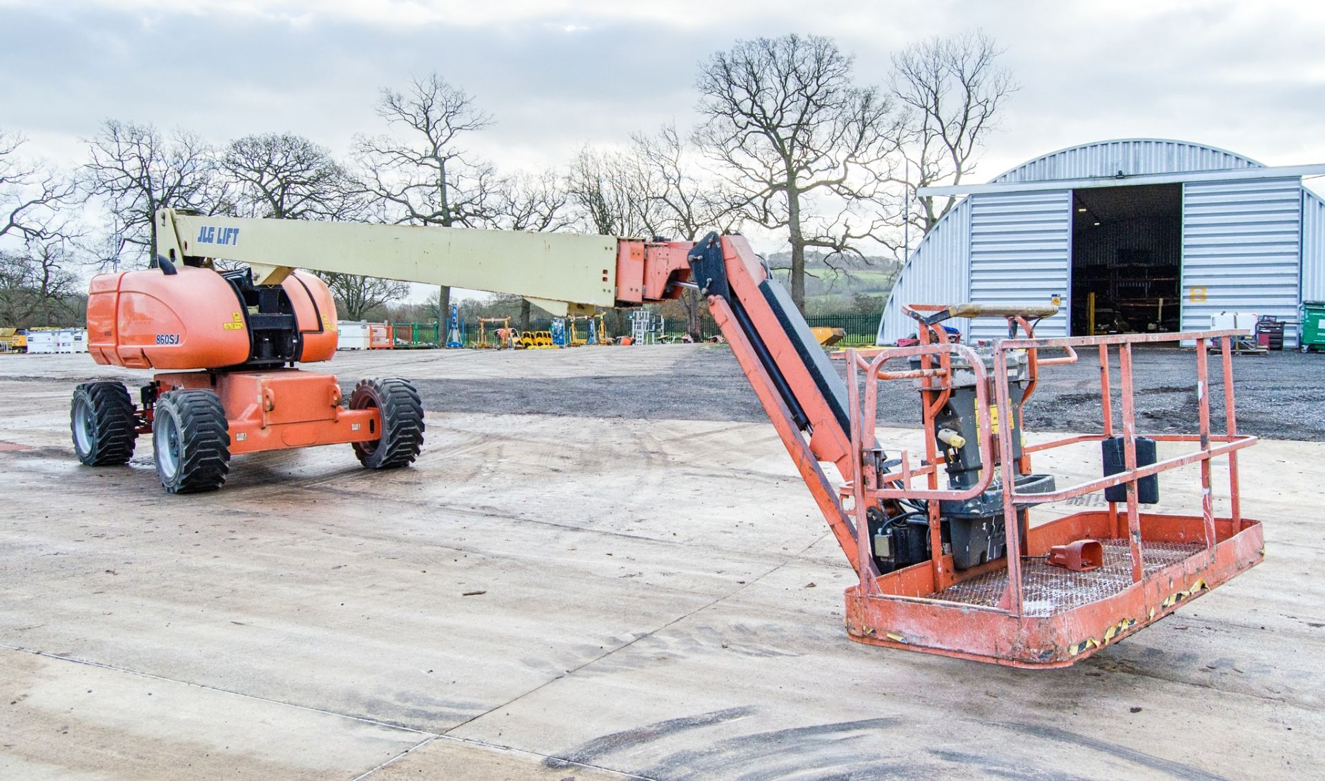 JLG 860 SJ diesel driven articulated boom access platform Year: 2014 S ...