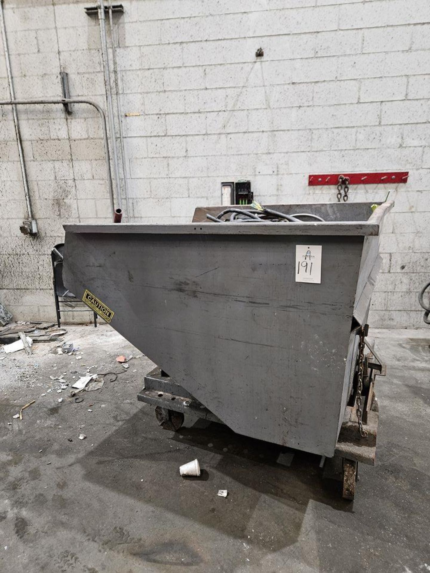 Wright 20055 2-Yard Self Dumping Hopper