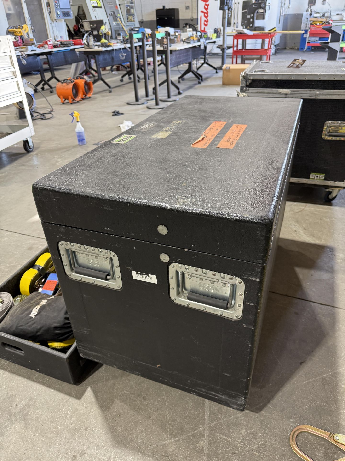 Heavy Duty Traveling Case on Casters (45" x 22" x 25') Full of 2" Hook ...