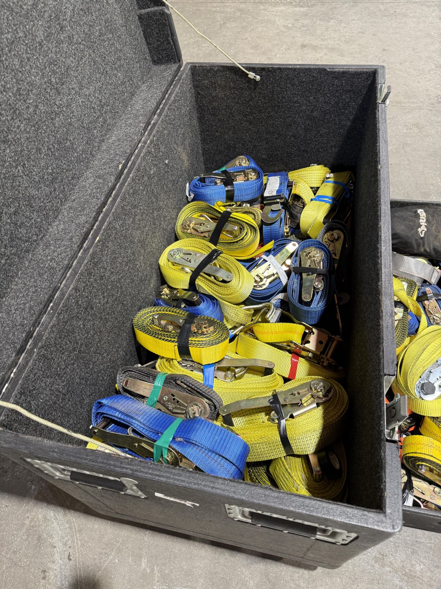 Heavy Duty Traveling Case on Casters (45" x 22" x 25') Full of 2" Hook ...
