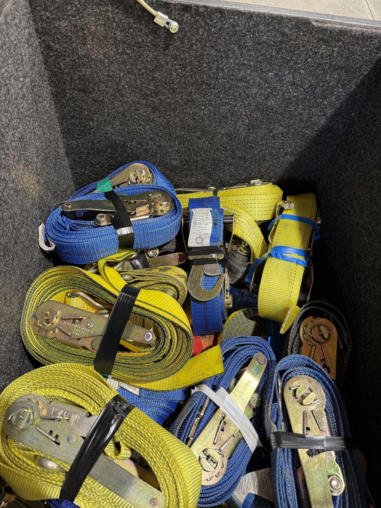 Heavy Duty Traveling Case on Casters (45" x 22" x 25') Full of 2" Hook ...