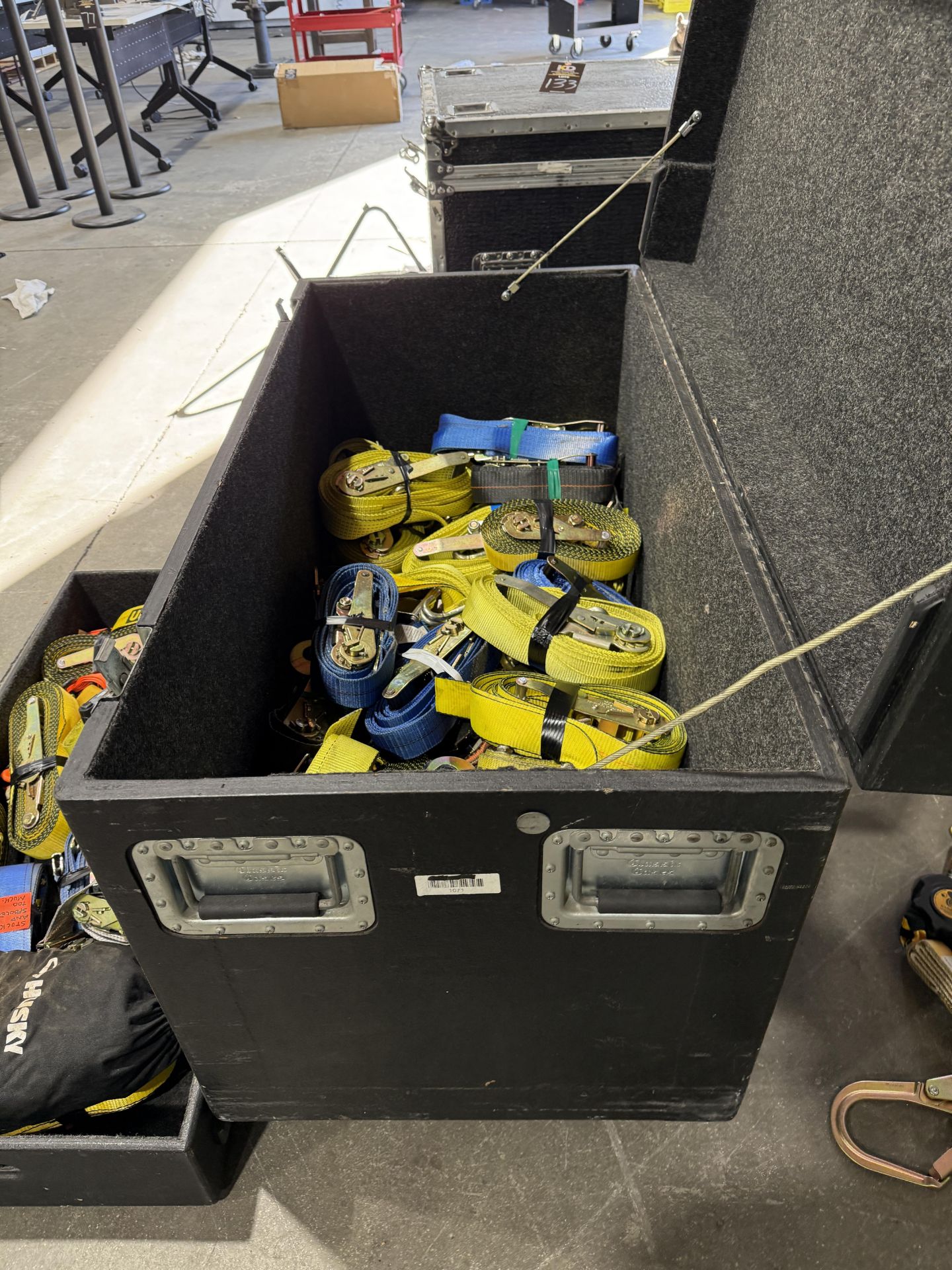 Heavy Duty Traveling Case on Casters (45" x 22" x 25') Full of 2" Hook ...