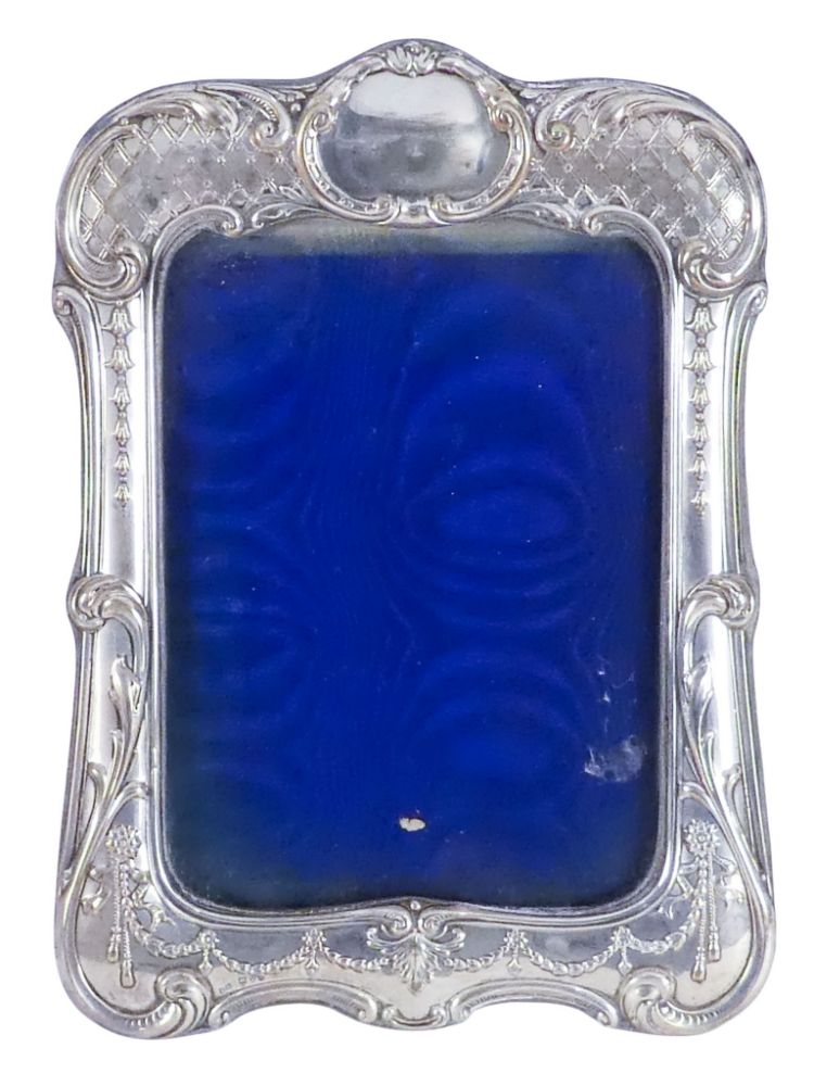 Lodge & Thomas | Antiques, Fine Art including Contemporary ...