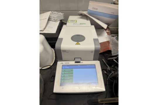 Metter Toledo HX204 HX/HS Moisture Analyzer. S/N C118677577. HIT # 2486183.