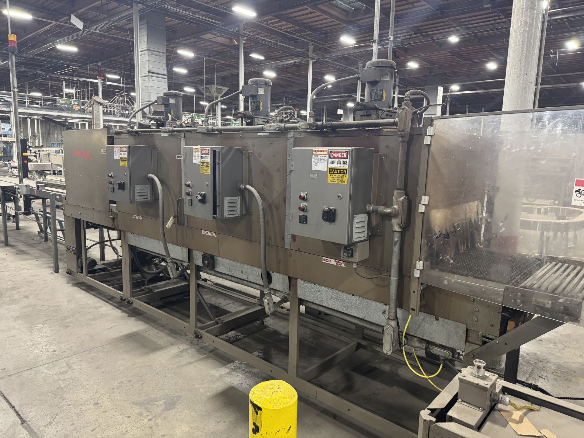 Douglas Continuous Motion Tray Former with Single Roll Wrapper/Heat ...