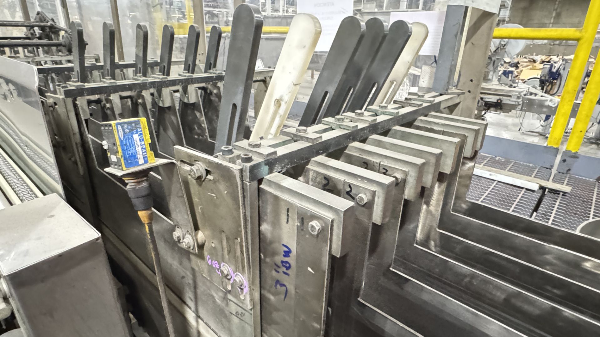 Douglas Continuous Motion Tray Former with Single Roll Wrapper/Heat ...