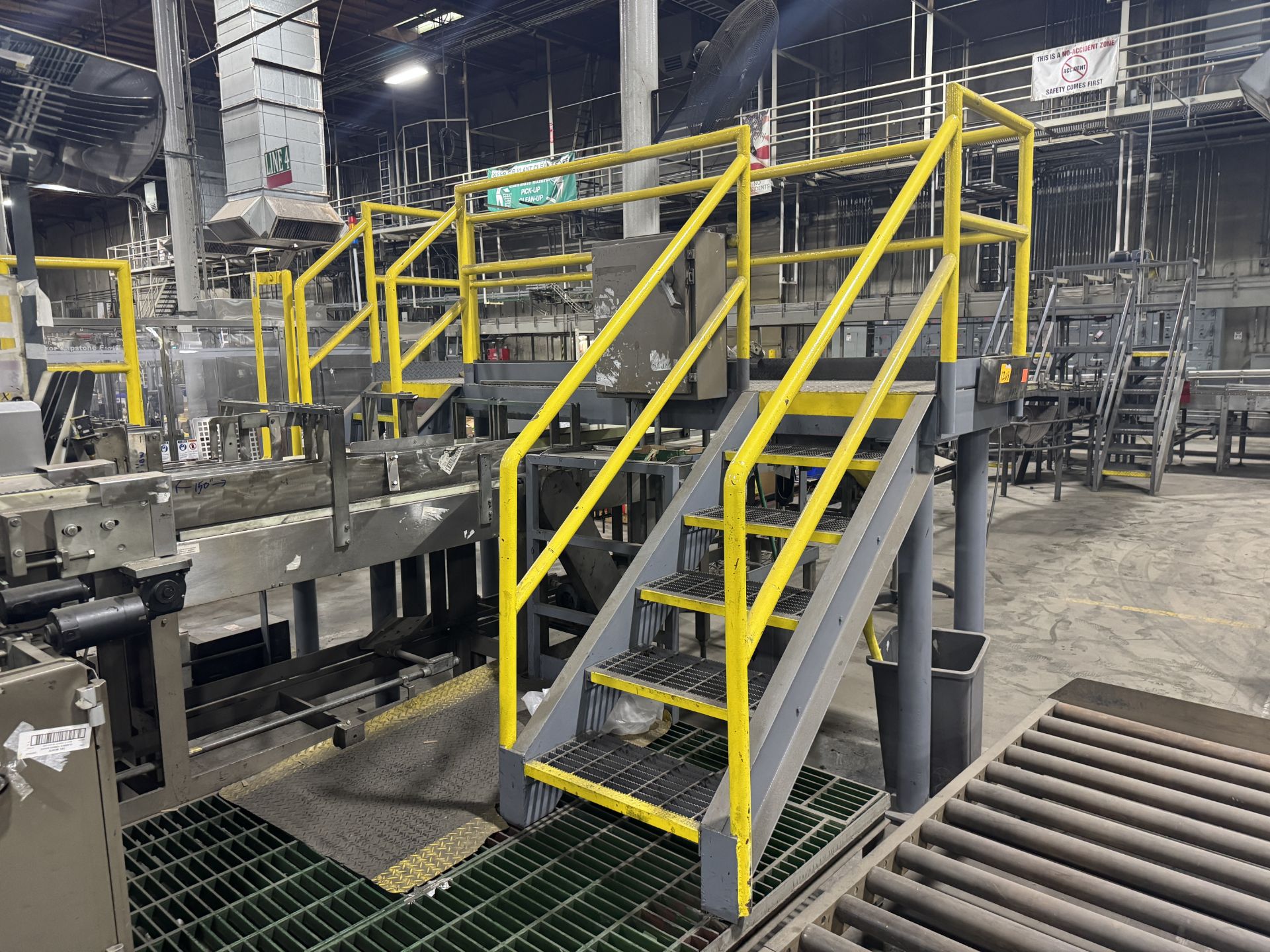 Douglas Continuous Motion Tray Former with Single Roll Wrapper/Heat ...