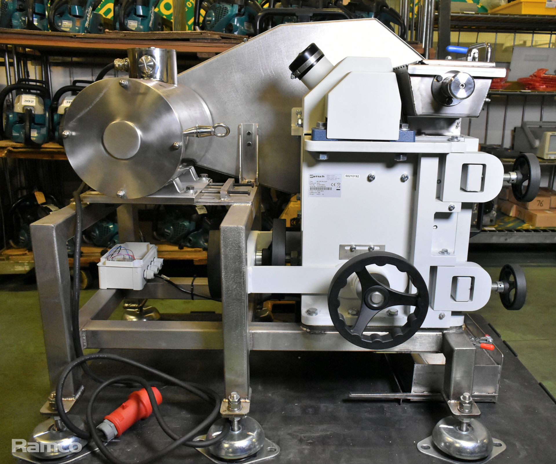 Retsch GmbH BB 400 Mn/geH jaw crusher - Serial No: 1221200427F - Year ...