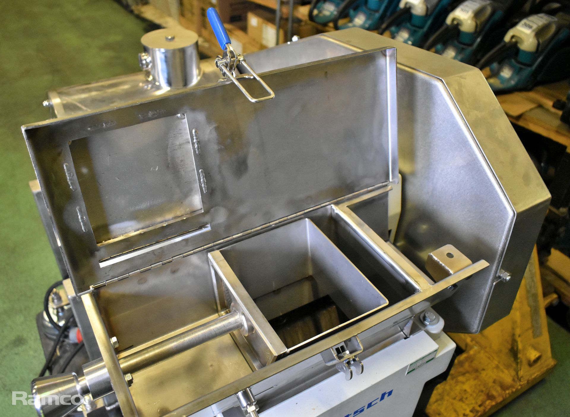 Retsch GmbH BB 400 Mn/geH jaw crusher - Serial No: 1221200427F - Year ...