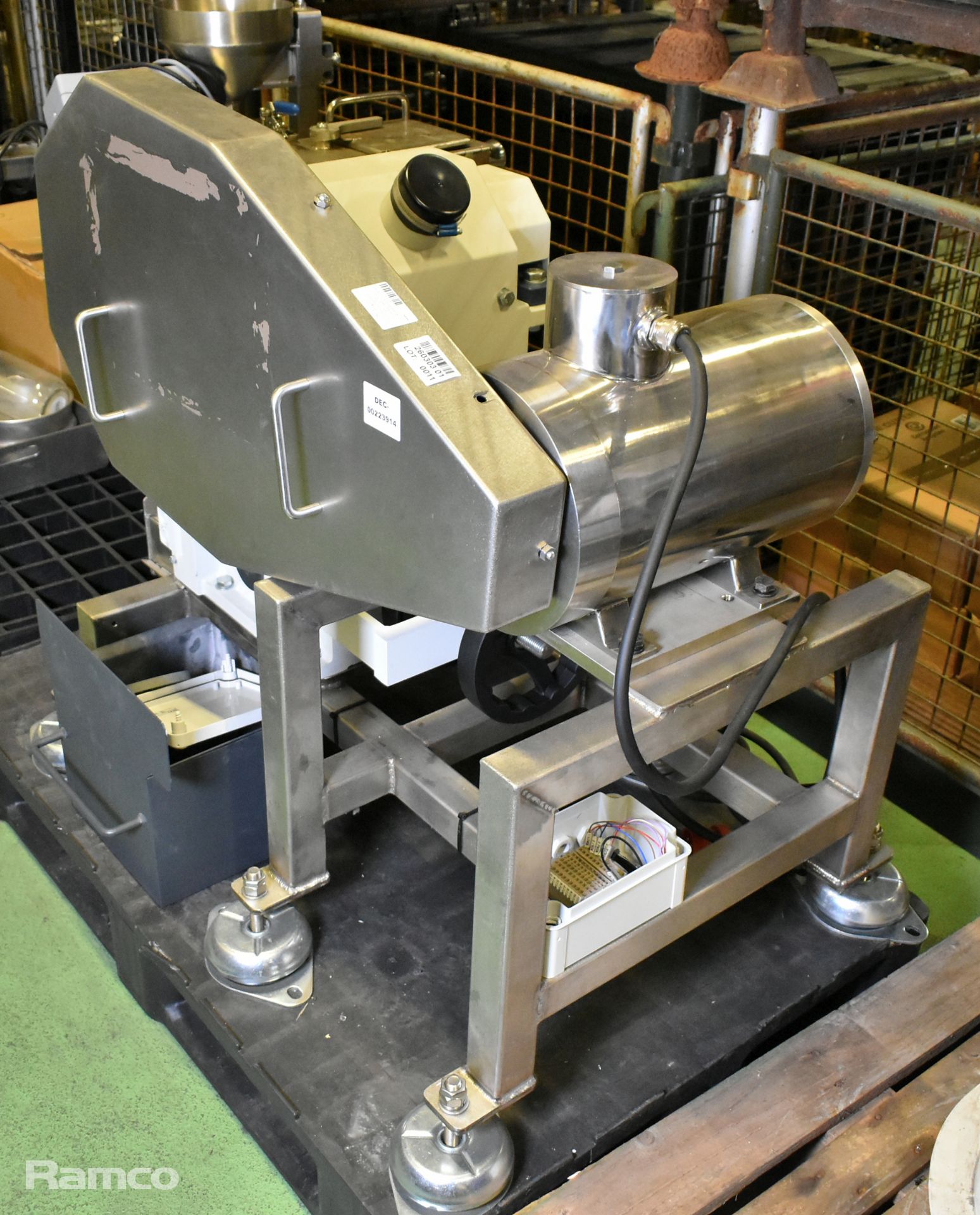 Retsch GmbH BB 400 Mn/geH jaw crusher - Serial No: 1221200427F - Year ...