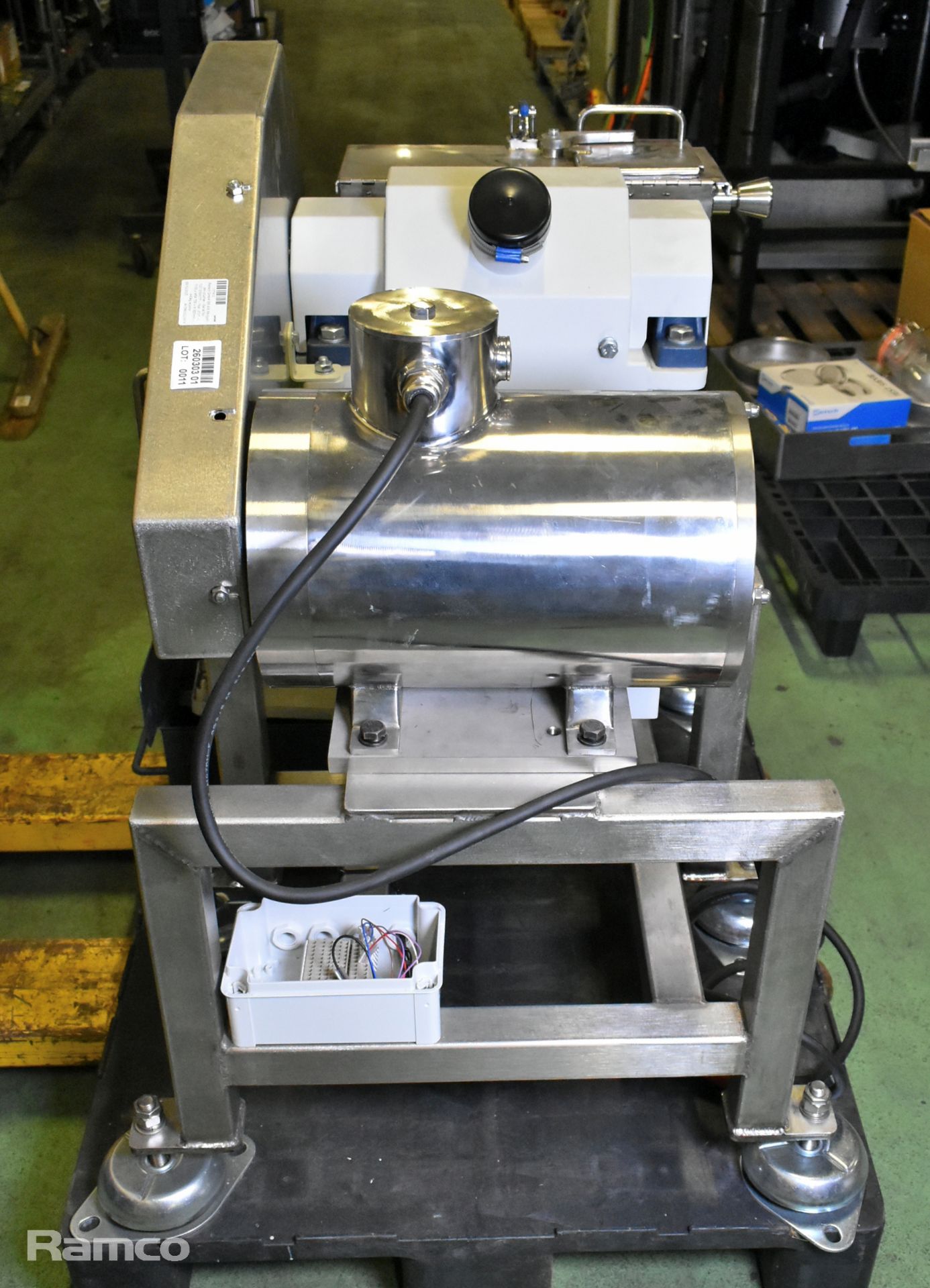 Retsch GmbH BB 400 Mn/geH jaw crusher - Serial No: 1221200427F - Year ...