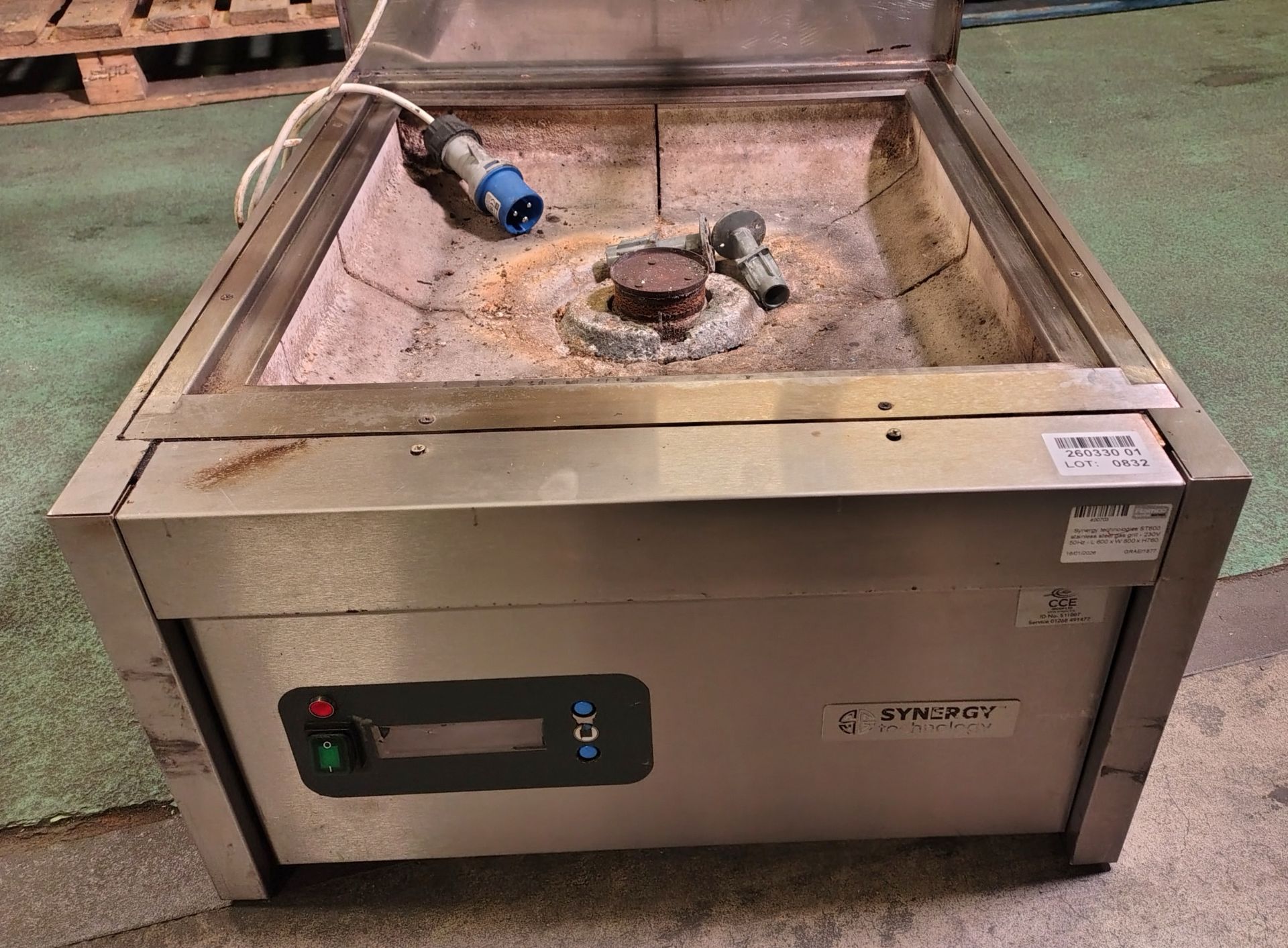 Synergy Technologies ST600 stainless steel gas grill - 230V - 50Hz - L ...