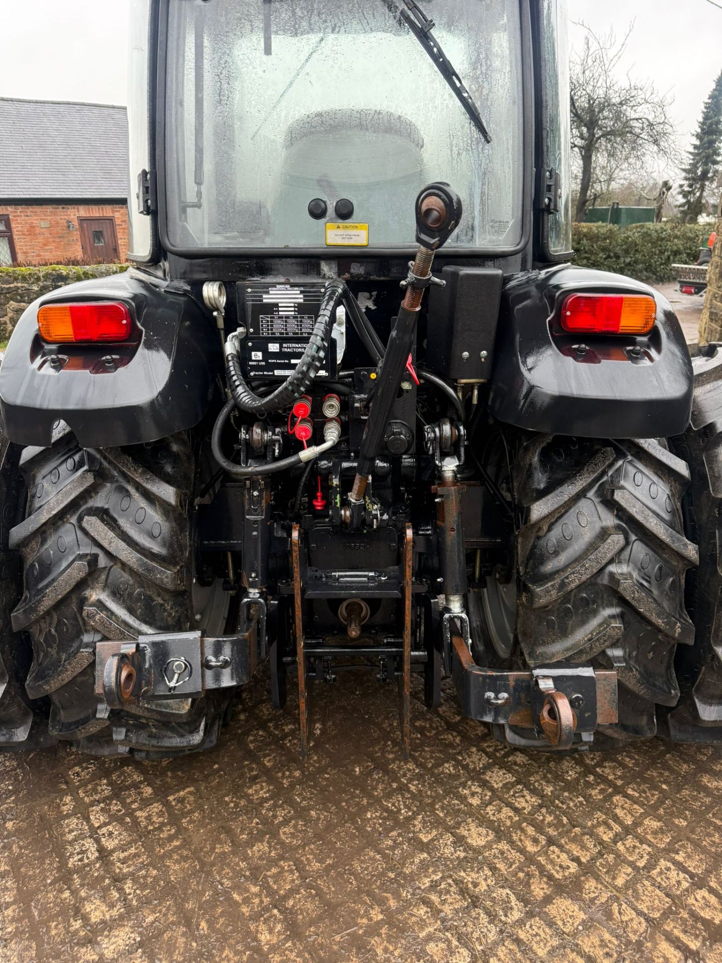 VC00050 Information from the seller: SOLIS 75 75HP 4WD TWIN WHEELED ...