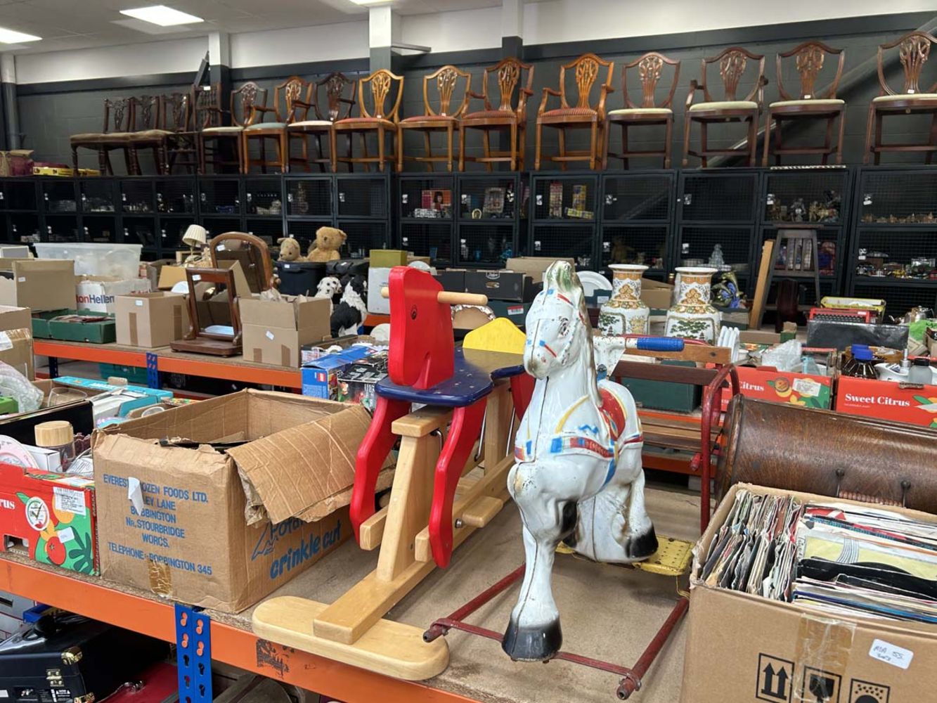 W&H Peacock Auctioneers & Valuers | Saleroom 5 Weekly Furniture & Effects