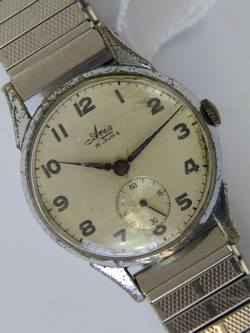 A vintage Avia 15 jewel mens watch, silvered dial with subsidiary ...