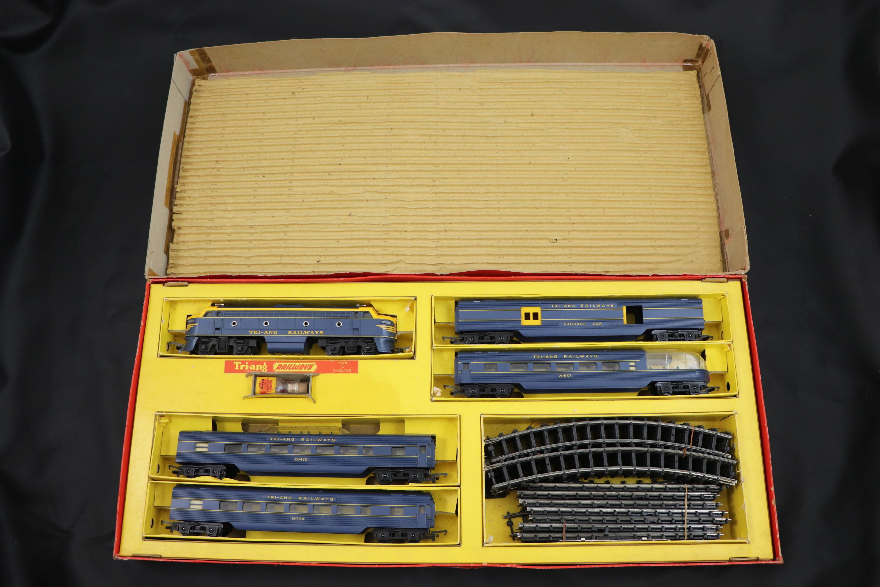 Boxed Triang OO gauge RS14 Electric Train Set complete with engine ...
