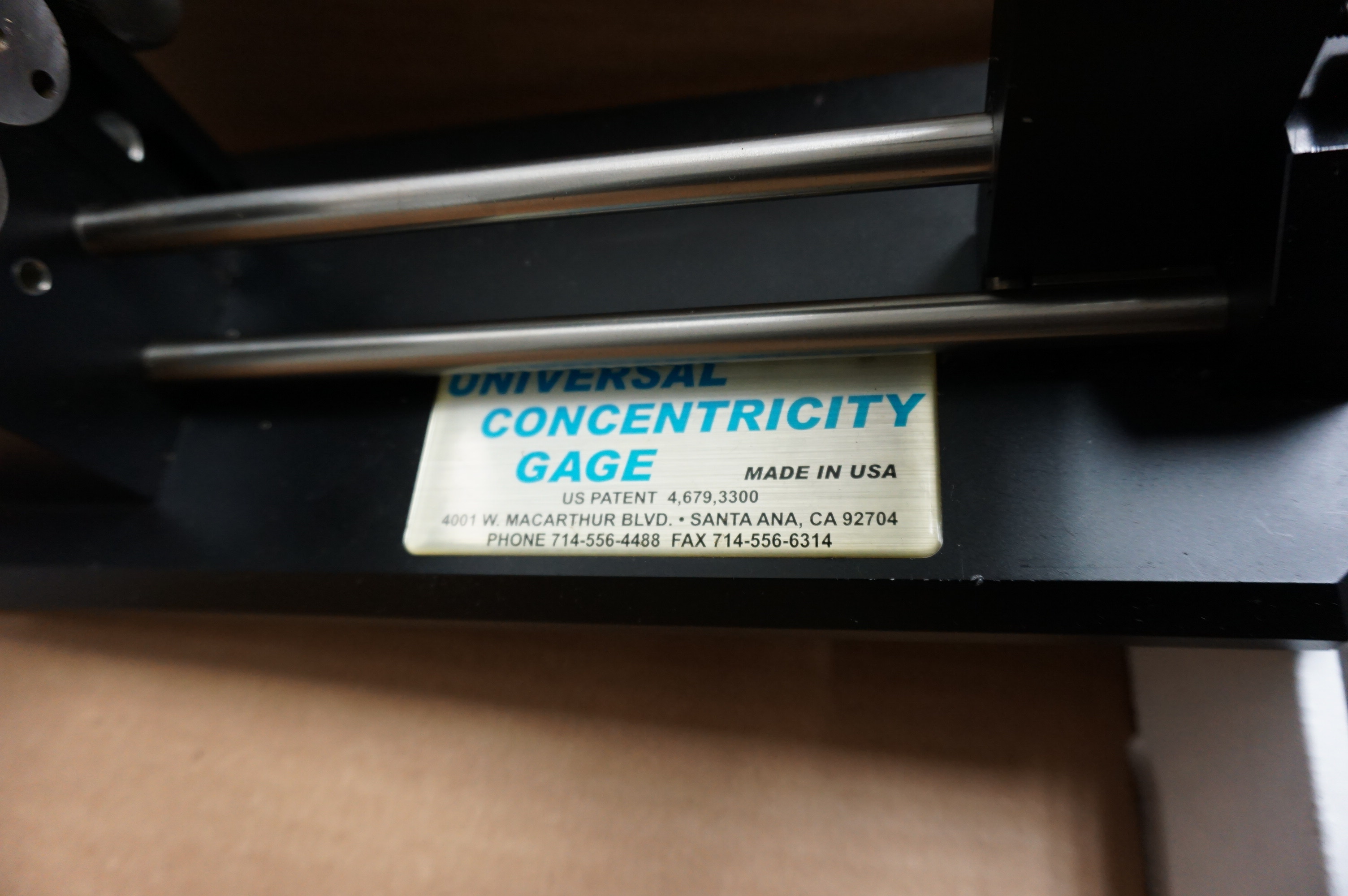 UNIVERSAL CONCENTRICITY GAGE WITH MITUTOYO HORIZONTAL DIAL GAUGE