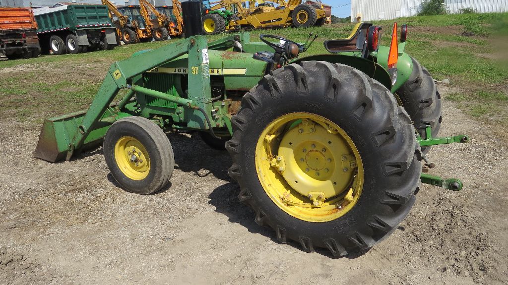 John Deere 2040 Tractor with loader bucket, sn 214680, Hours NA, new ...