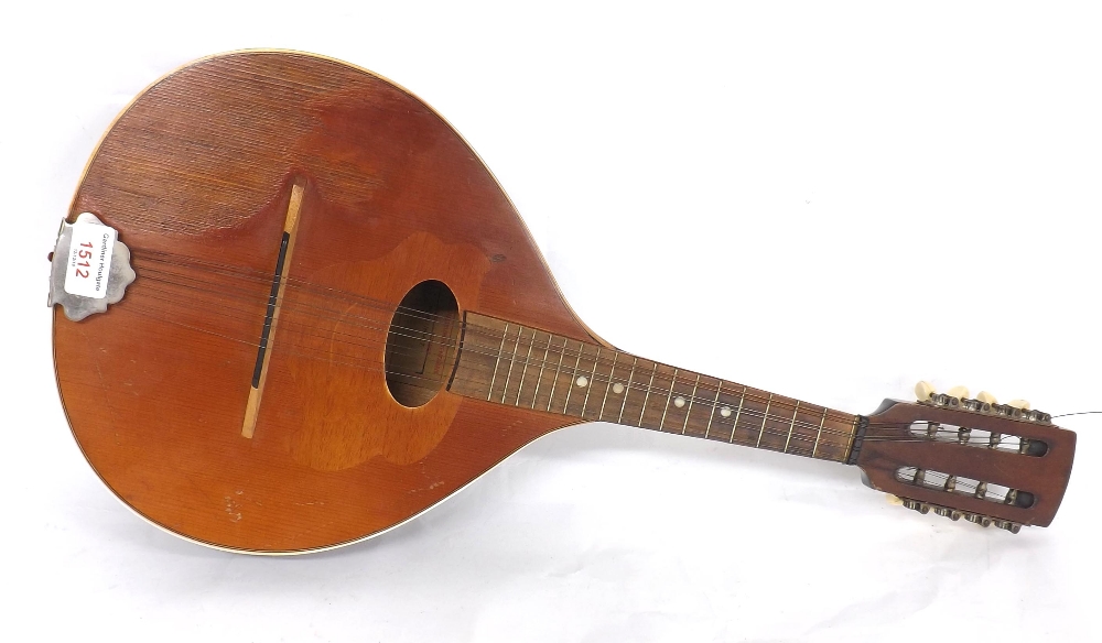Romanian mandolin labelled Musikinstrumentenfabrik, Portughez 1