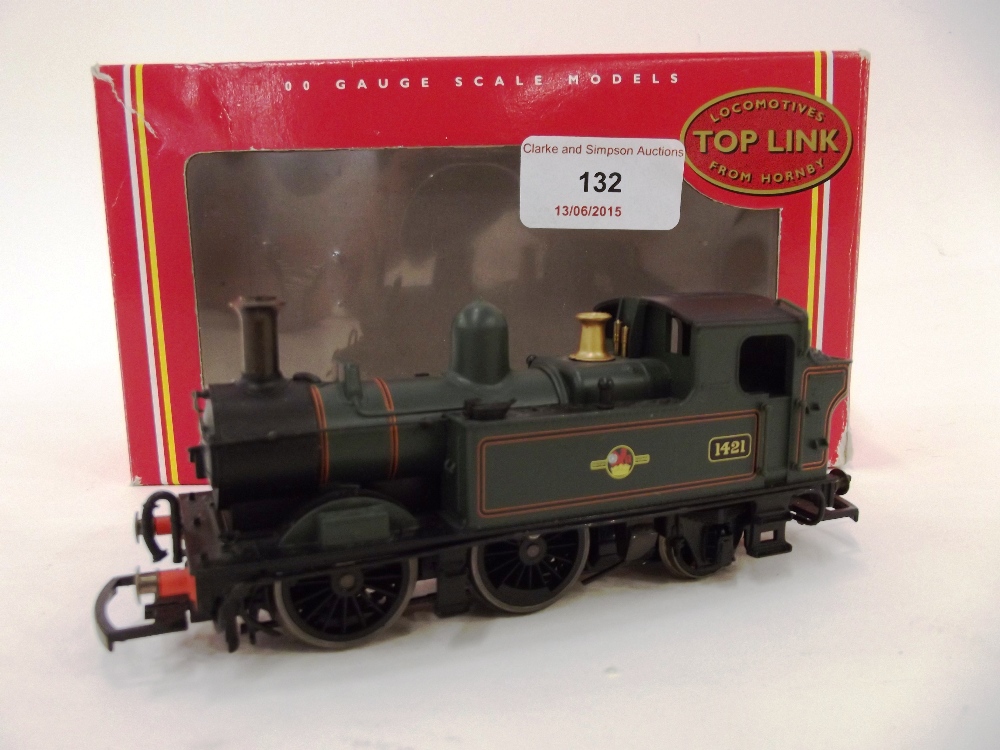 A Hornby R2095A Class 14xx 0-4-2 tank engine, BR green 1421, with ...