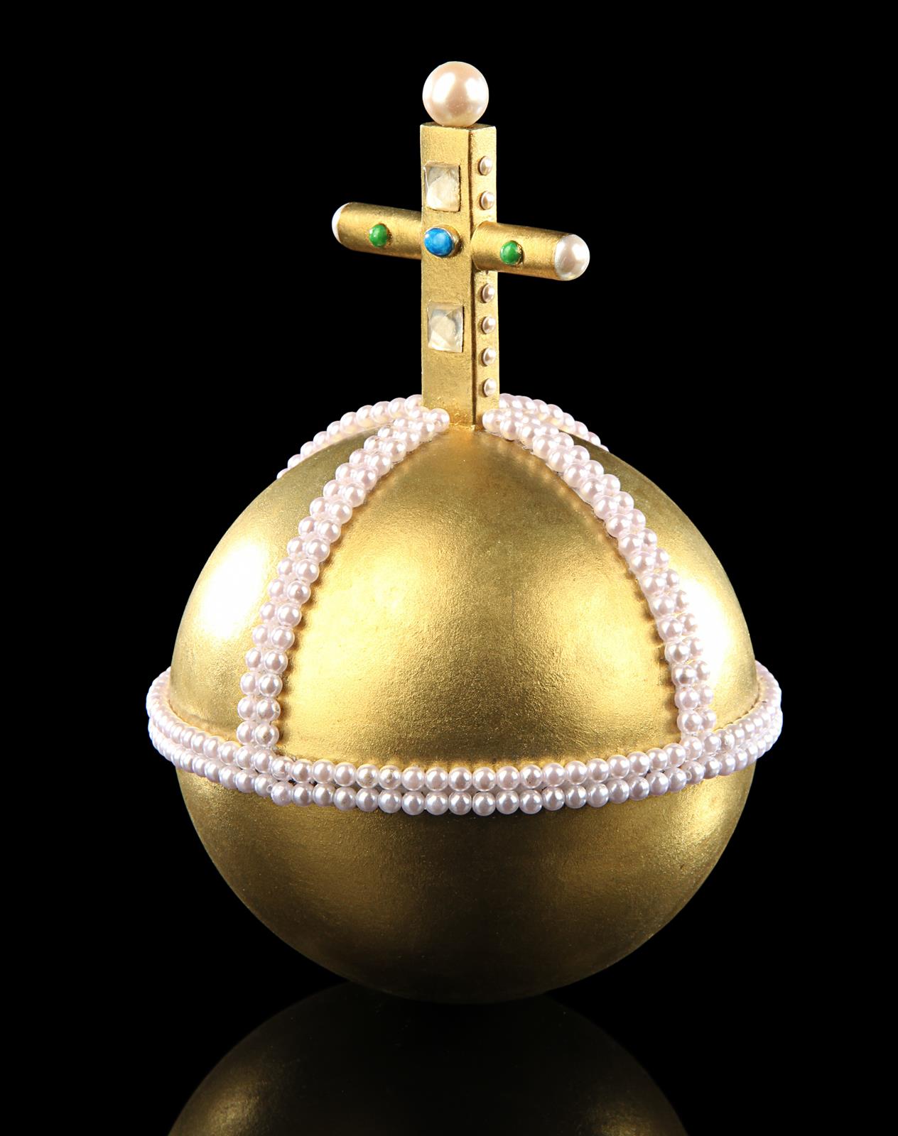 MONTY PYTHON AND THE HOLY GRAIL (1975) - Replica Holy Hand Grenade A ...