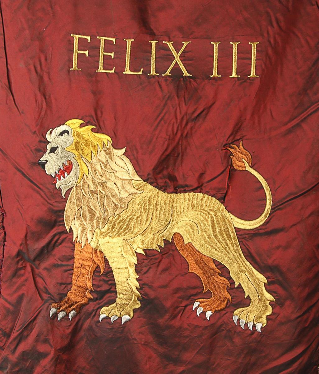 GLADIATOR (2000) - Felix Legion Banner A Felix Legion banner from ...