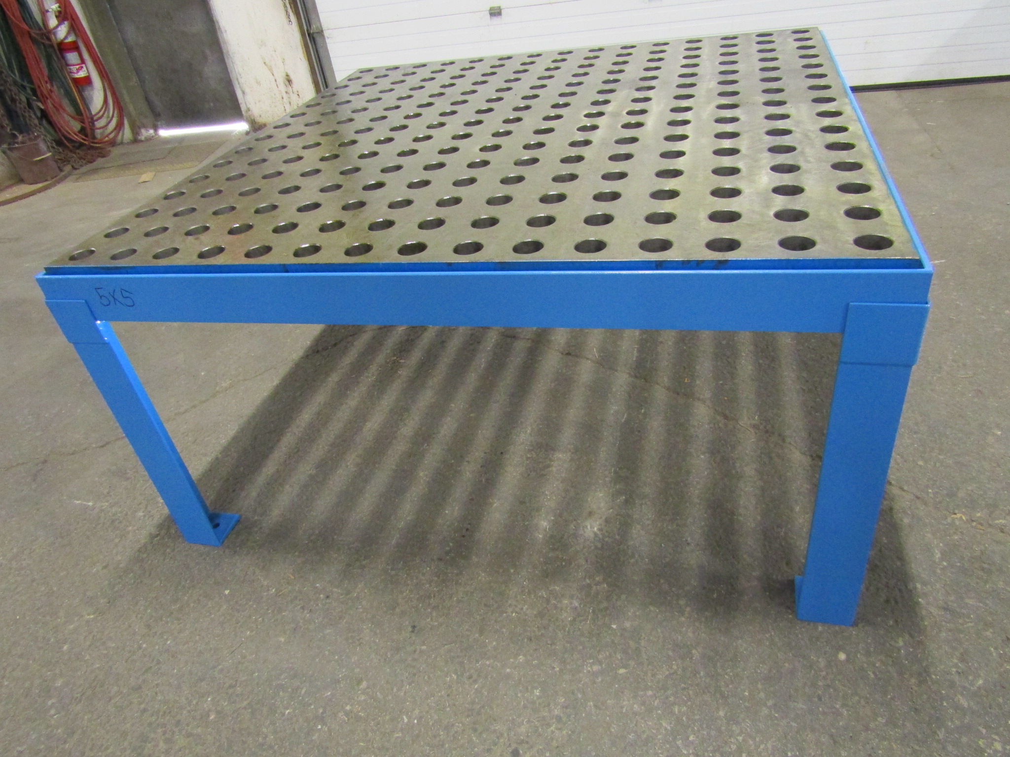 MINT Acorn Welding Table - 5' x 5' / 60" x 60" with table stand