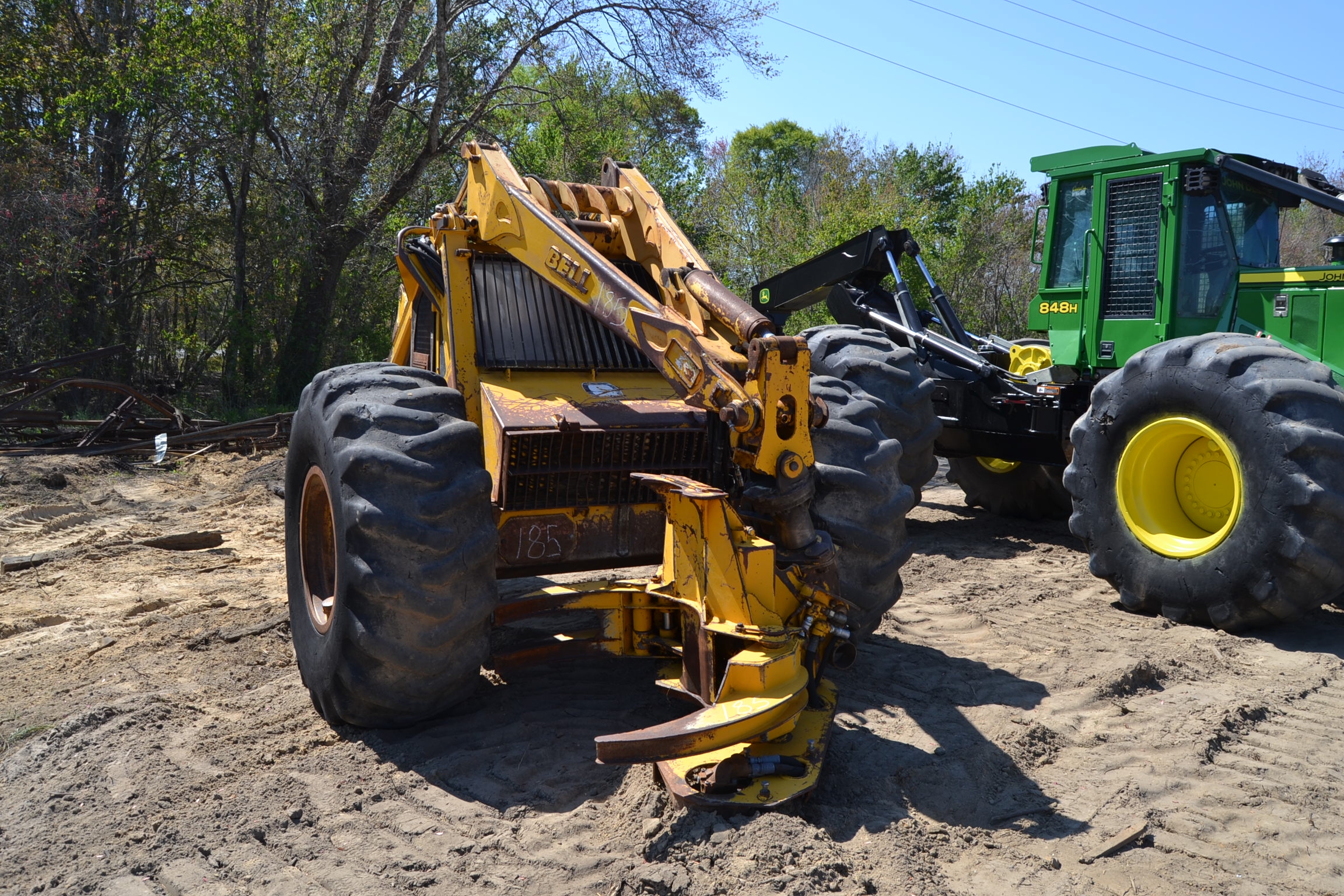 "1992 BELL SUPER T FELLER BUNCHER W/ DANGLE HEAD; DEUTZ DIESEL ENGINE