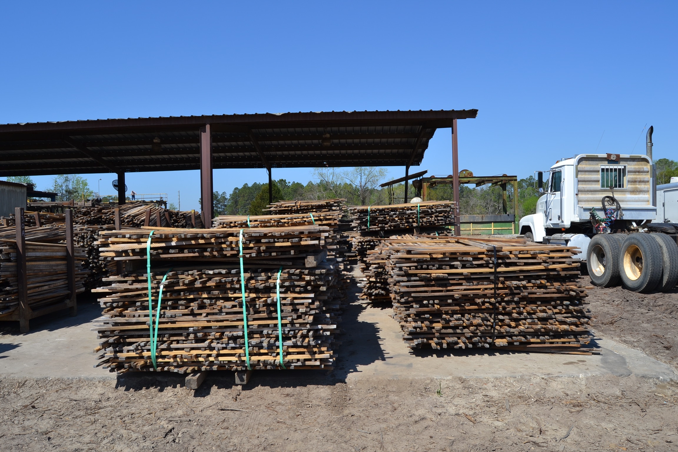 21 STACKS OF 6' STACKING STICKS