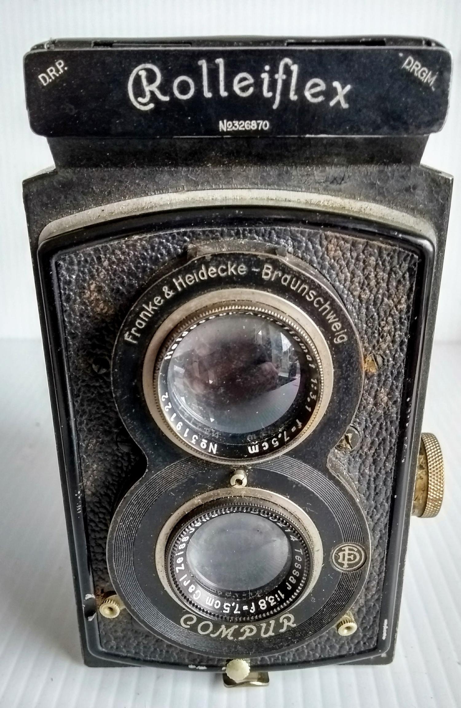 A 1932 Franke & Heidecke Braunschweig Rolleiflex Compur camera, and a ...